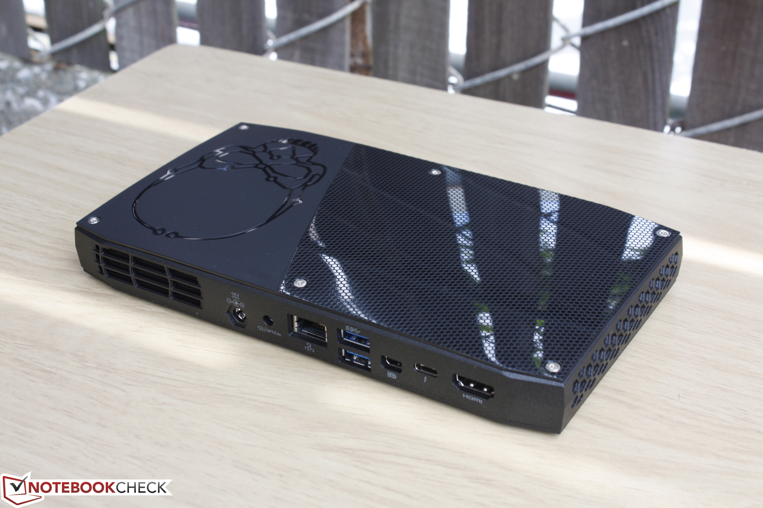 Intel Skull Canyon NUC6i7KYK Review - NotebookCheck.net Reviews