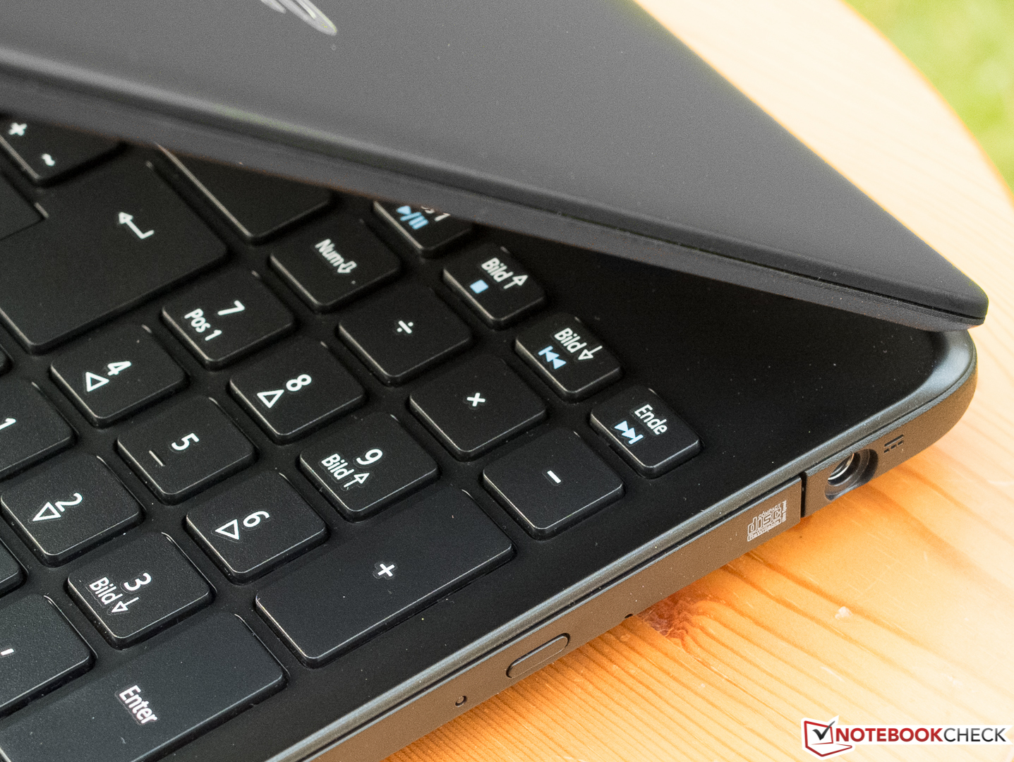 Acer TravelMate P256-M-39NG Notebook Review - NotebookCheck.net Reviews