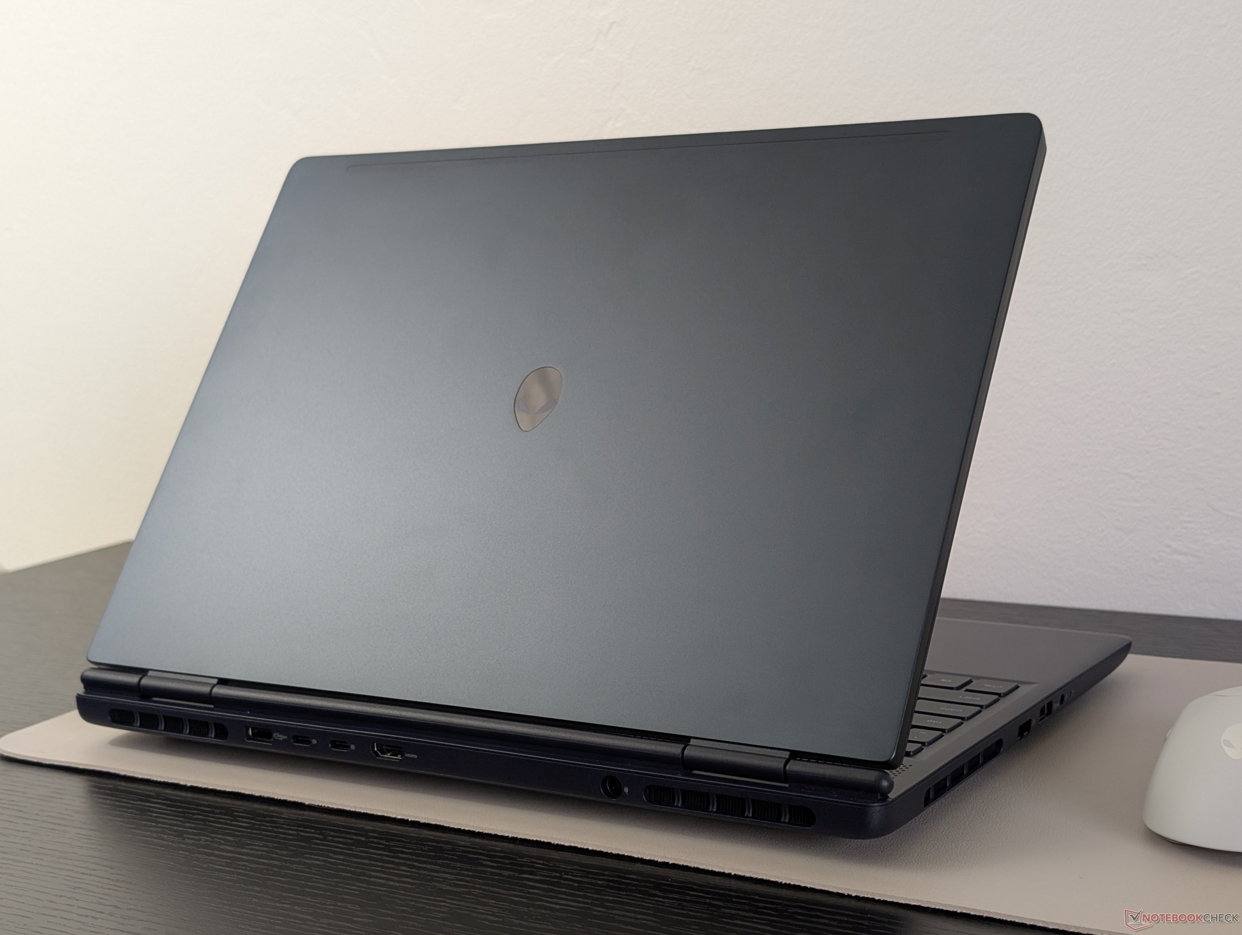 Alienware 16 Aurora is actually sleeker and longer-lasting than the ...