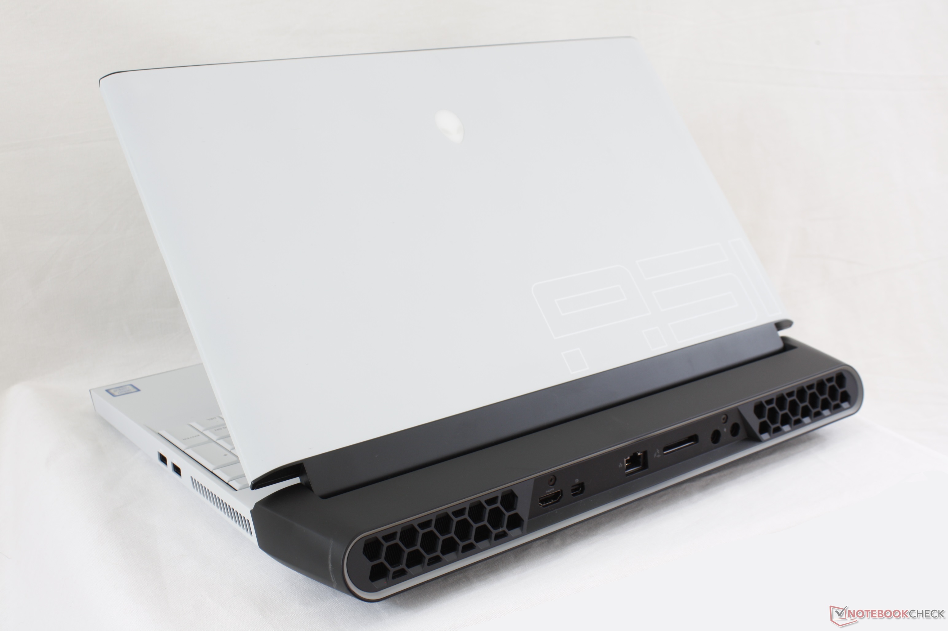 Alienware Area-51m (i9-9900K, RTX 2080) Laptop Review - NotebookCheck ...