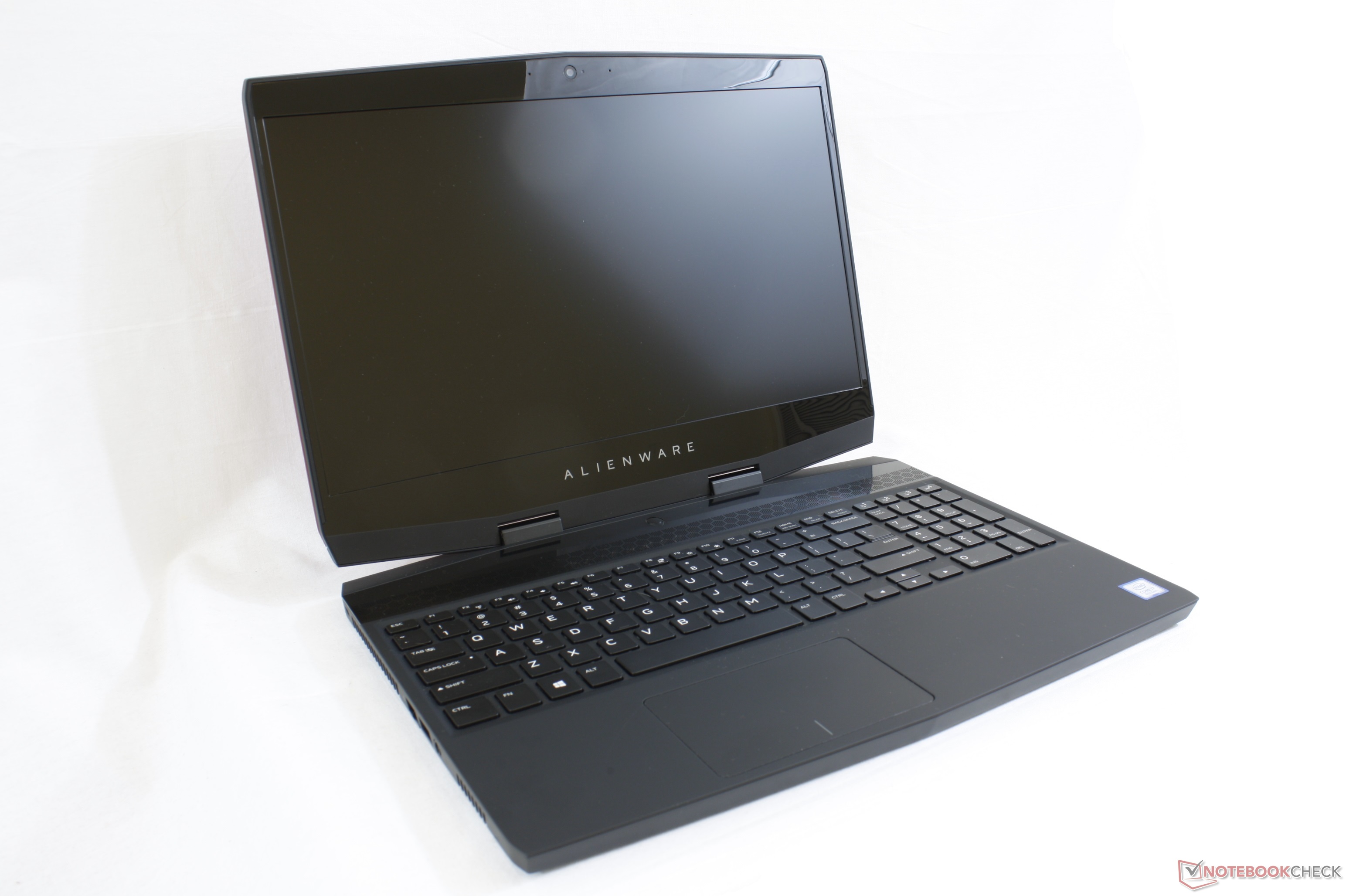 Alienware m15 (i7-8750H, GTX 1070 Max-Q) Laptop Review - NotebookCheck ...