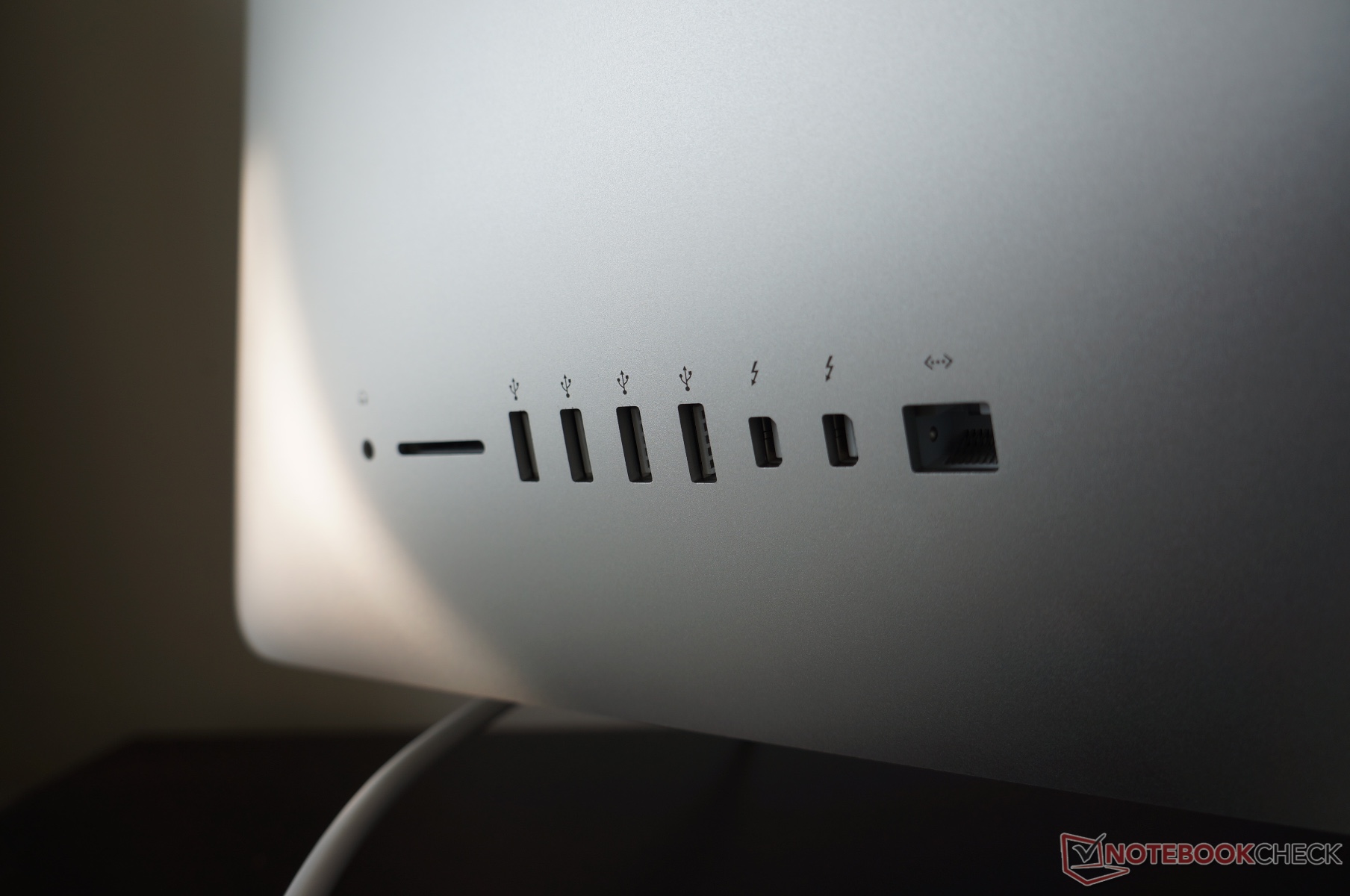 Apple iMac Retina 5K 27-inch M390 (Late 2015) Retina Review ...