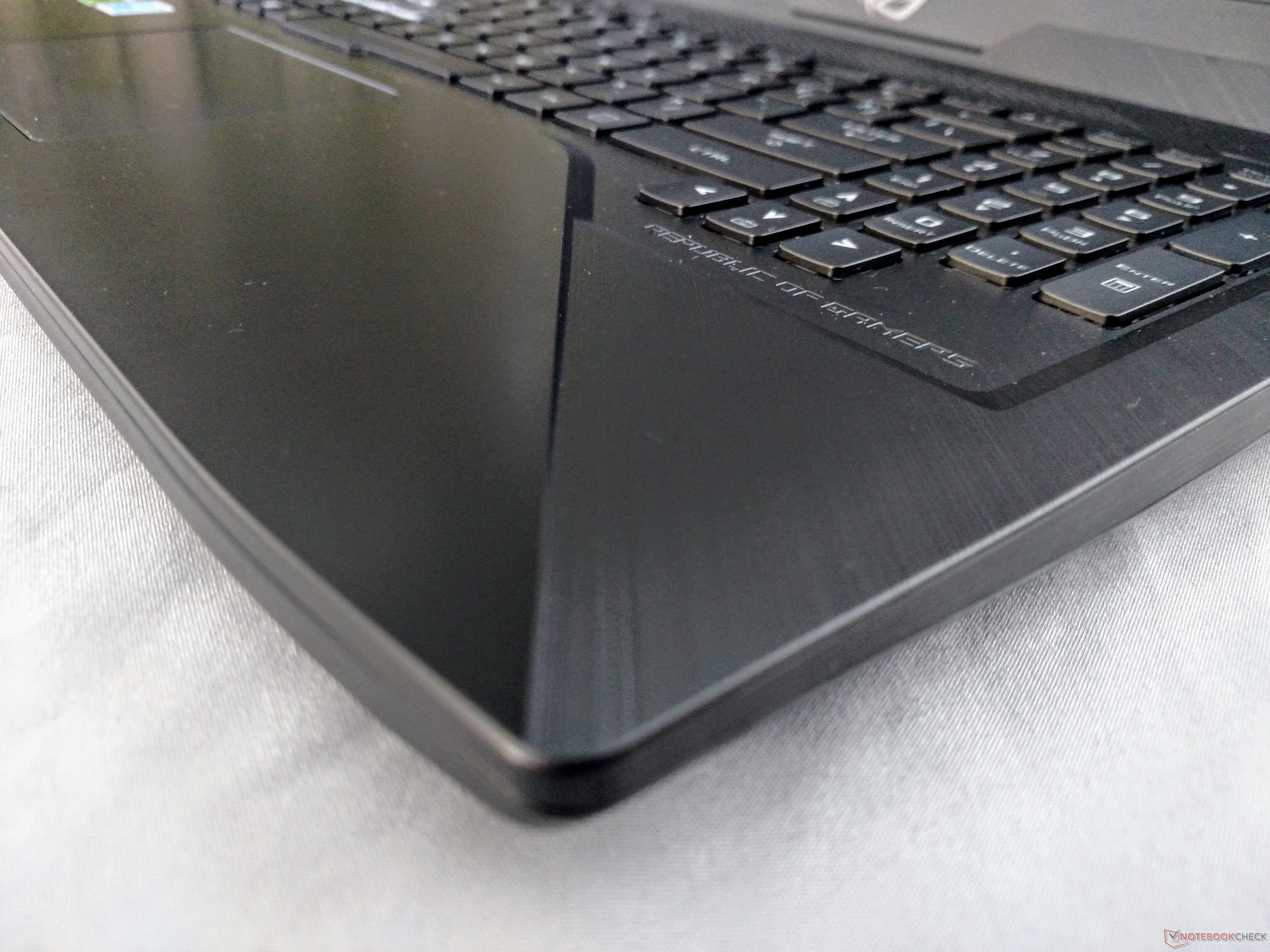 Asus ROG GL503VD-DB74 (7700HQ, GTX 1050) Laptop Review - NotebookCheck ...