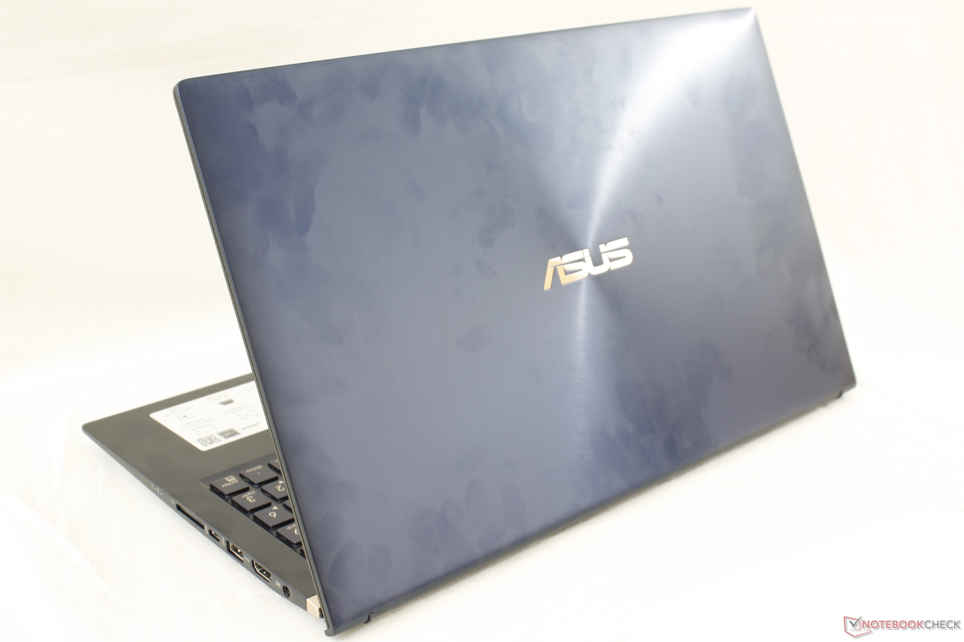 Asus ZenBook 15 UX534F Laptop Review: Look Like an Ultrabook, Play Like ...