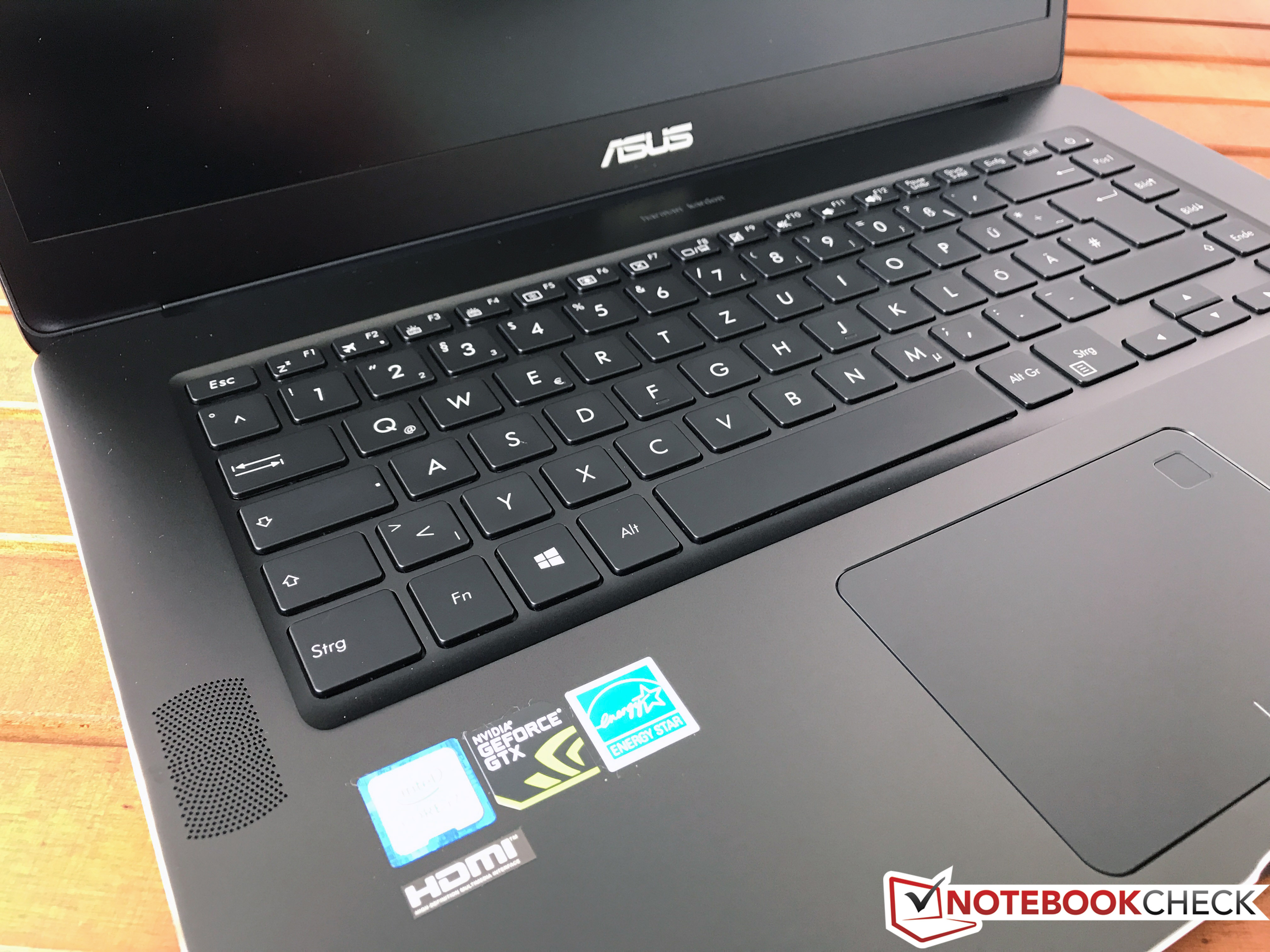 Asus ZenBook Pro UX550VD (i7, GTX 1050, Full HD) Laptop Review ...