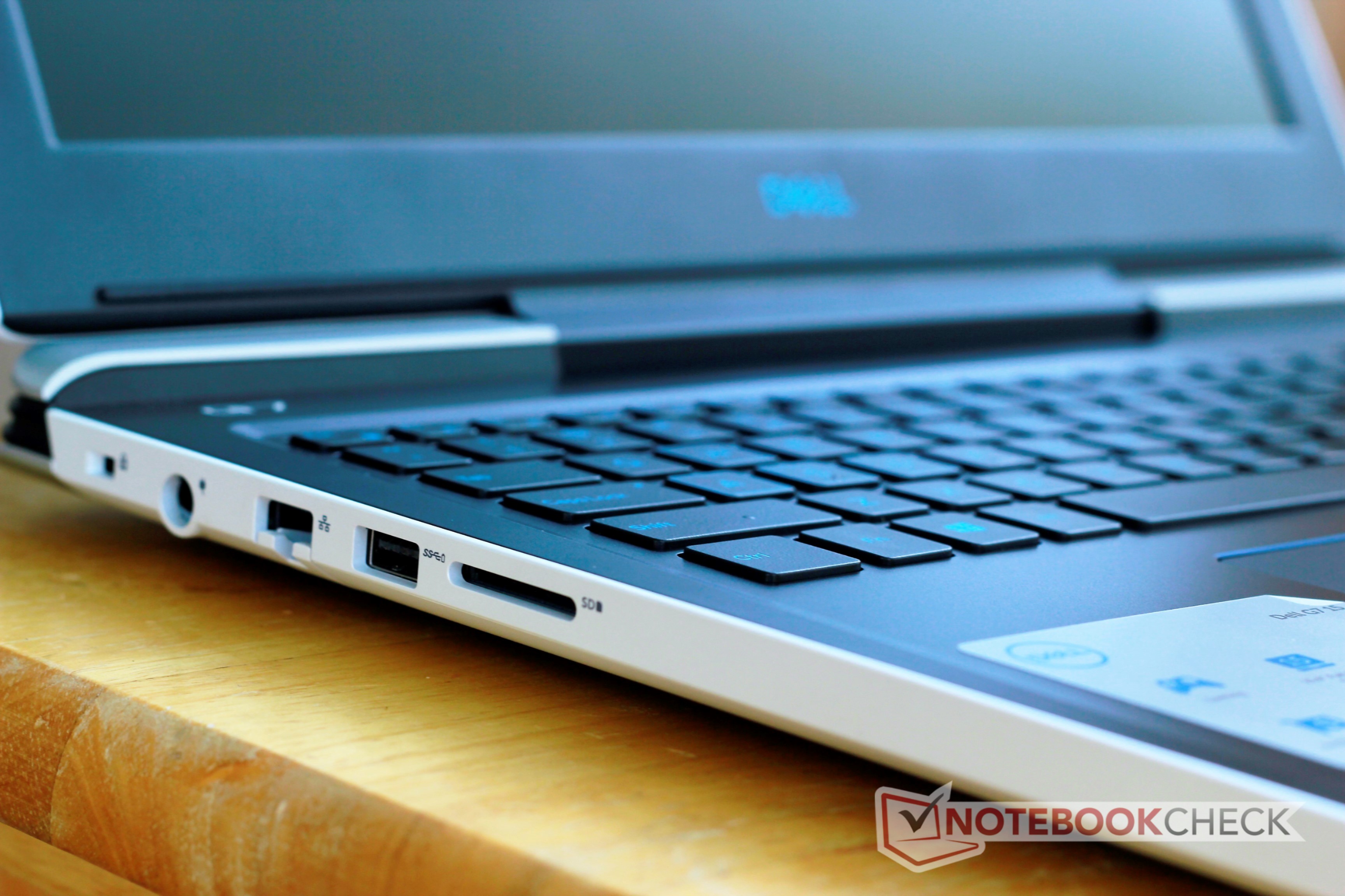 Dell G7 15 (i7-8750H, GTX 1060 Max-Q) Laptop Review - NotebookCheck.net ...