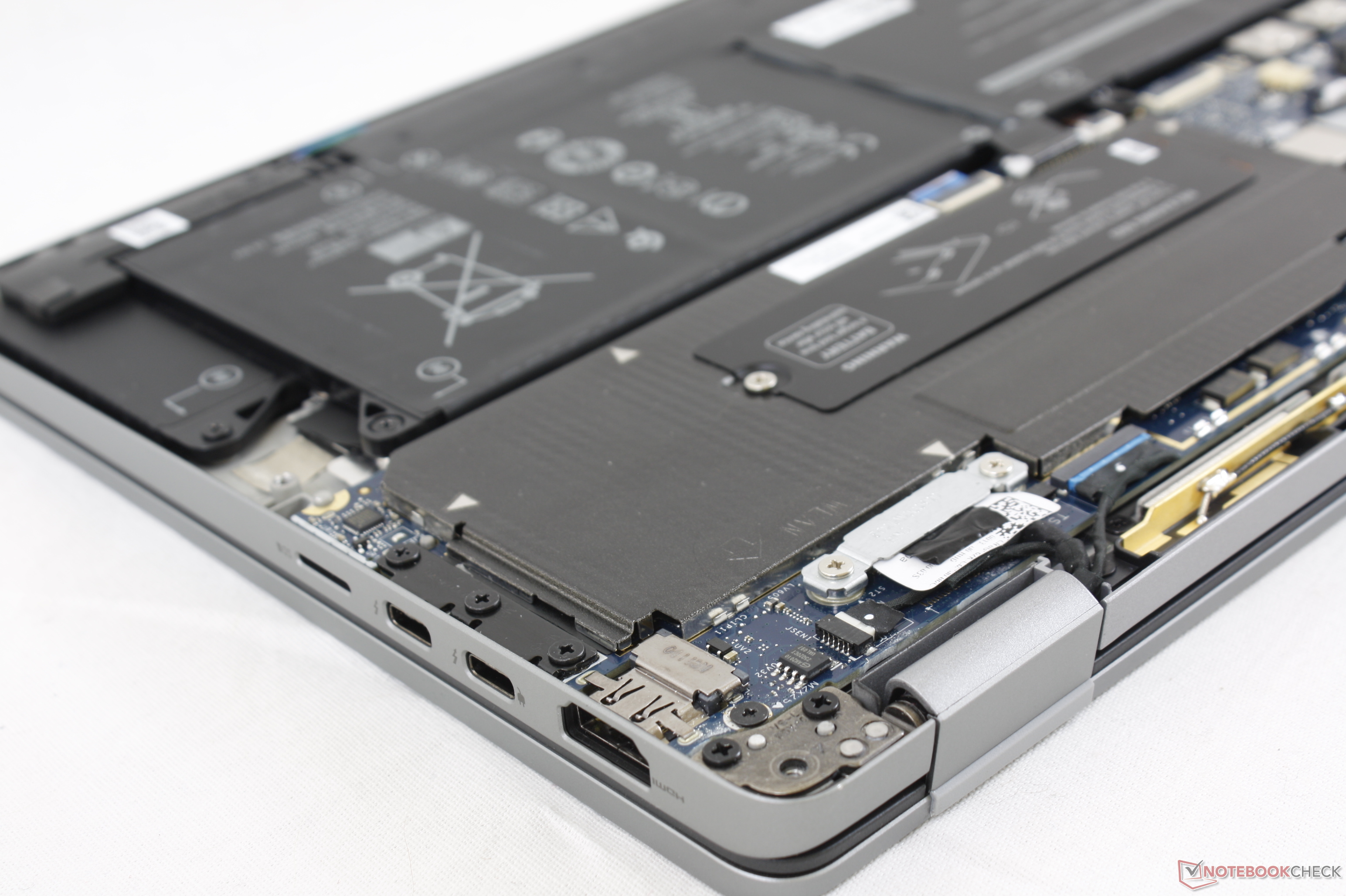 Dell Latitude 7410 Laptop Review: The Lenovo X1 Carbon Has Met Its ...