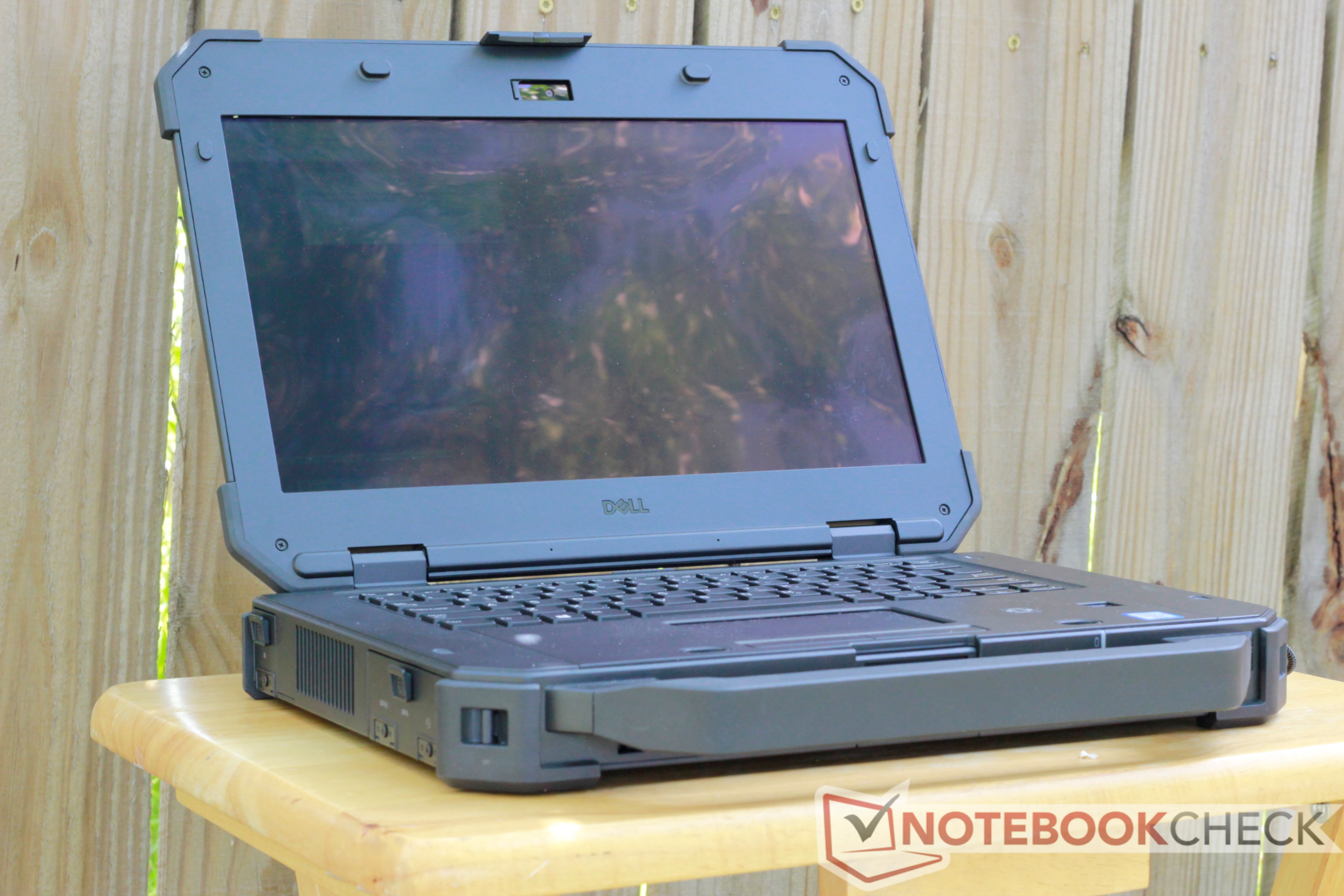 Dell Latitude 7424 Rugged Extreme (i7-8650U, RX540) Laptop Review ...