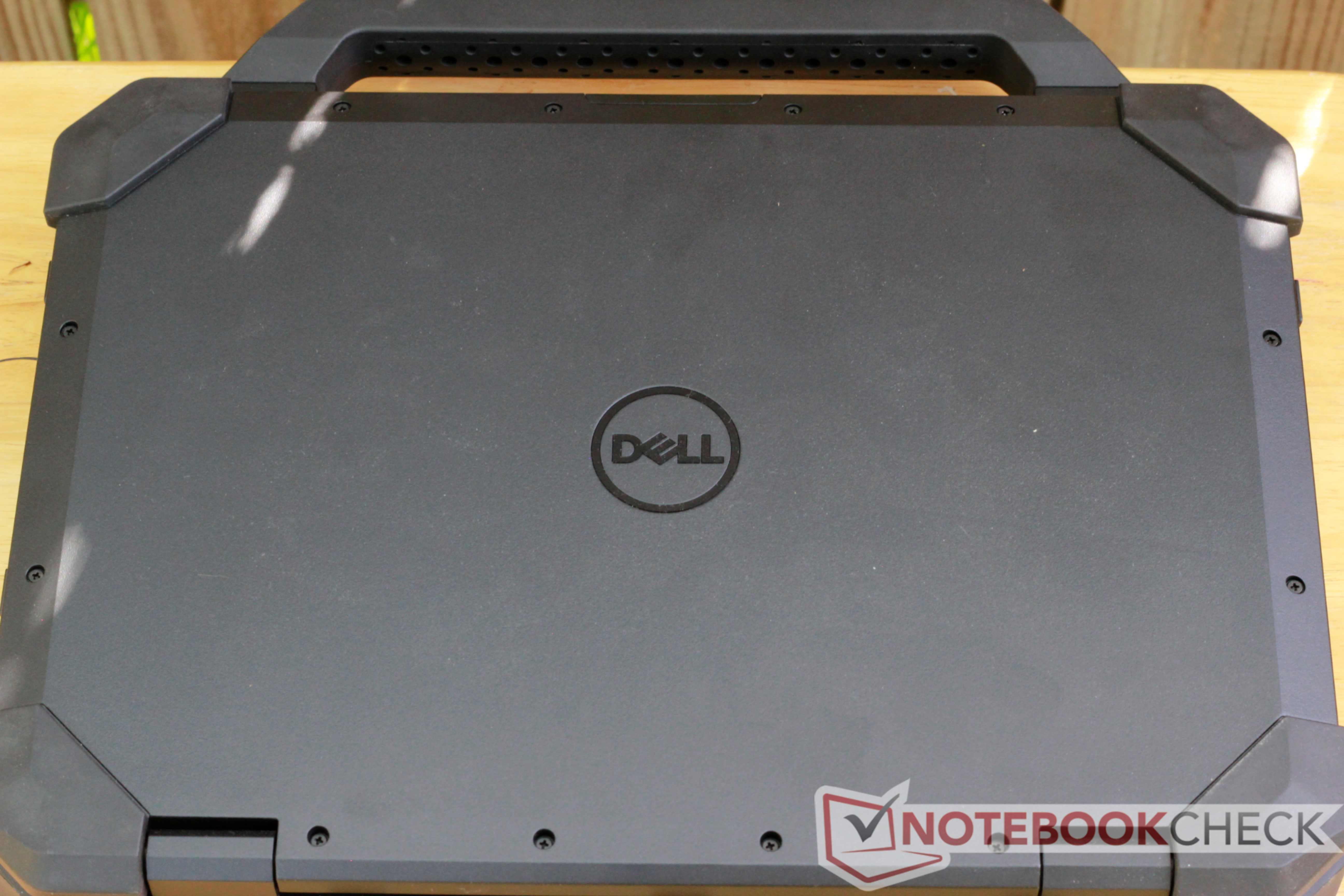 Dell Latitude 7424 Rugged Extreme (i7-8650U, RX540) Laptop Review ...