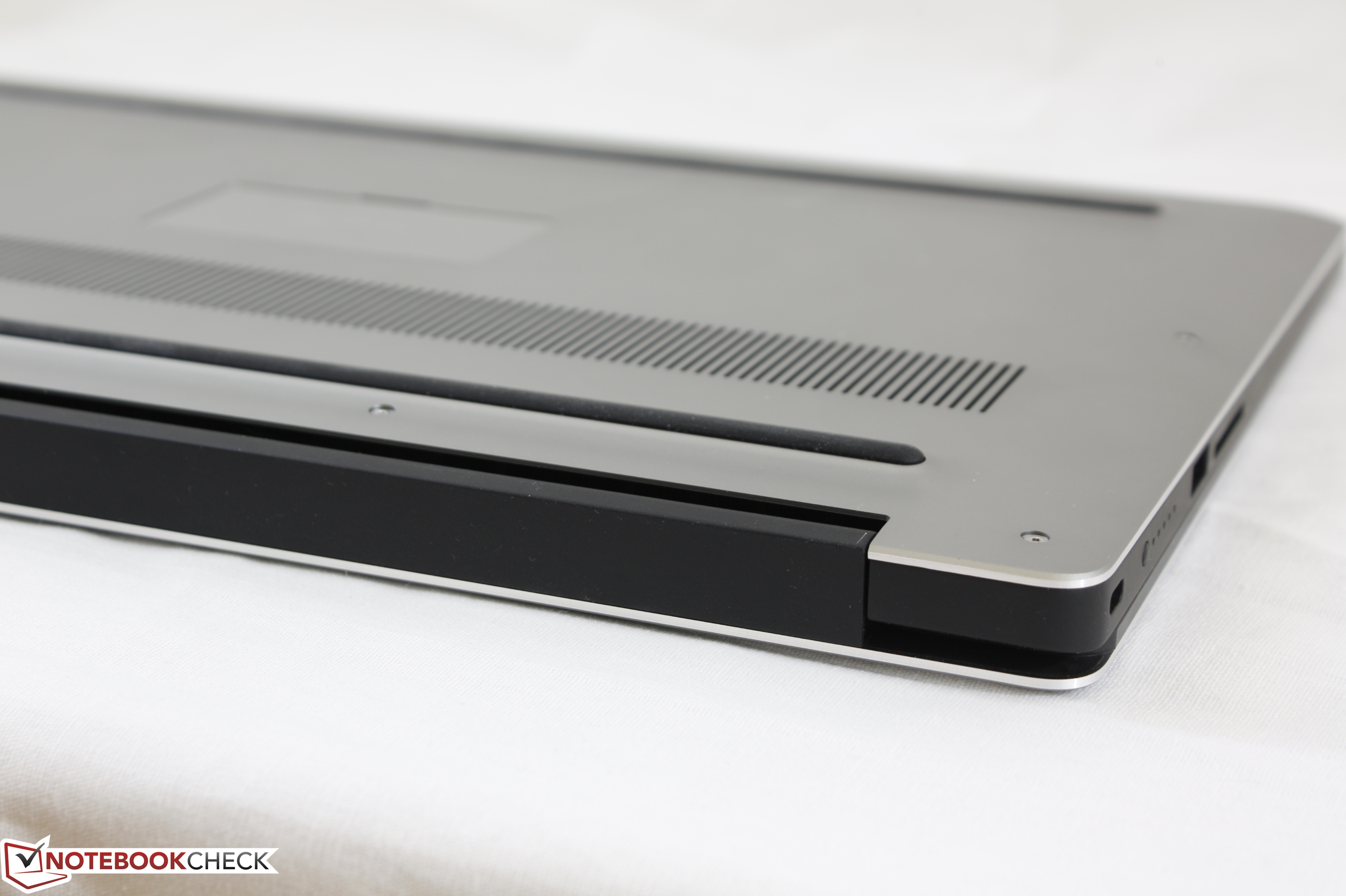 Dell XPS 15 9560 (i7-7700HQ, UHD) Laptop Review - NotebookCheck.net Reviews