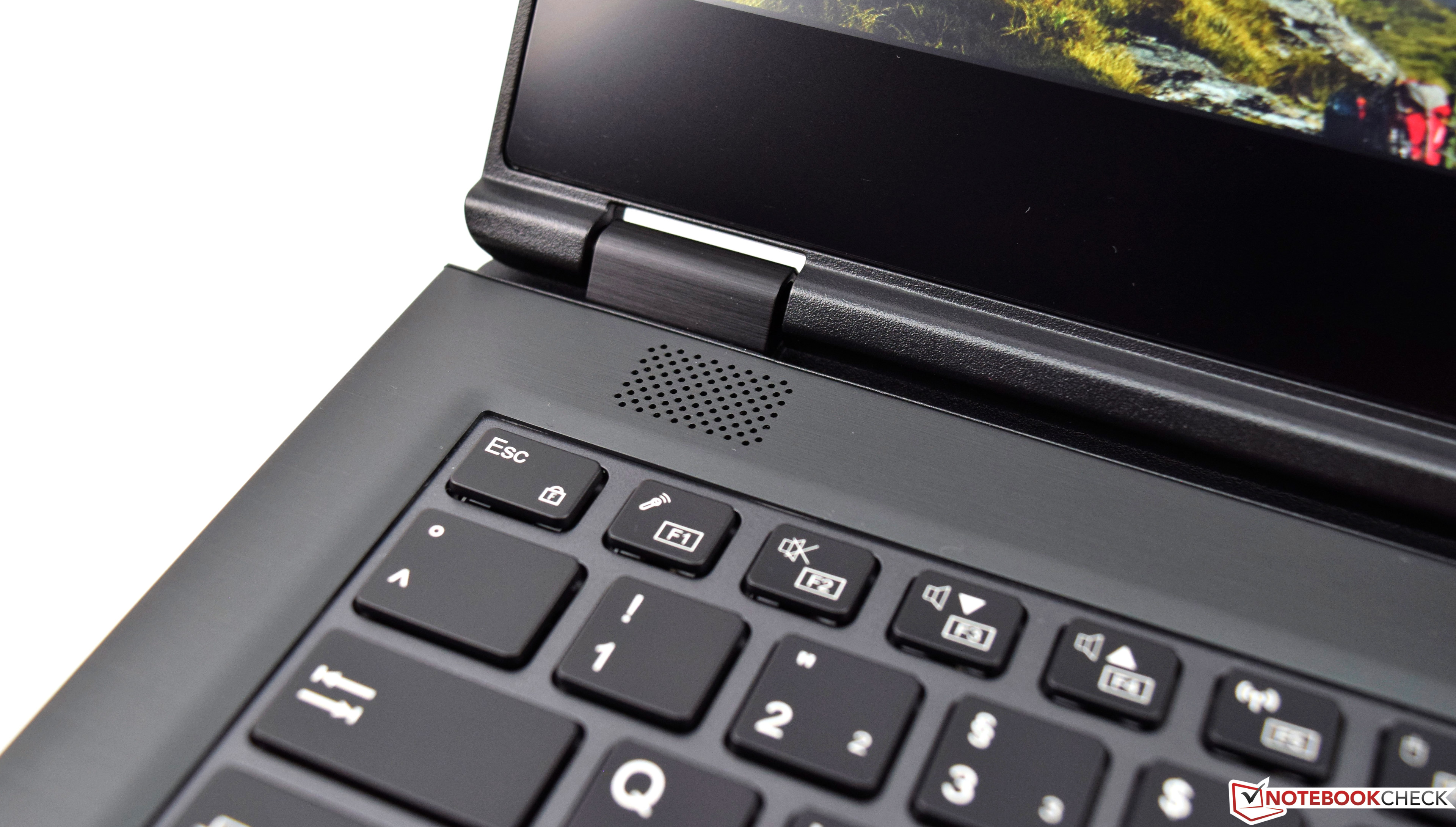 Fujitsu LifeBook U748 (i5-8250U, FHD, Touch) Laptop Review ...