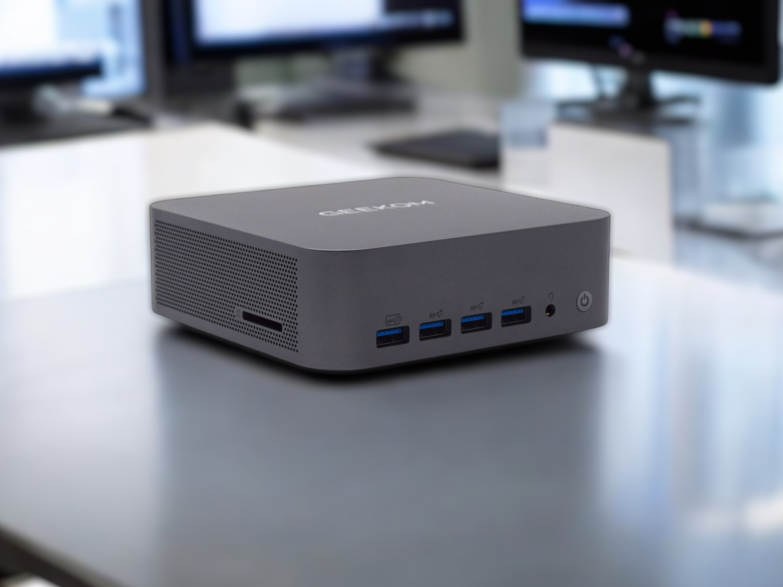 Geekom GT1 Mega review: Geekom's first AI mini PC does not convince in ...