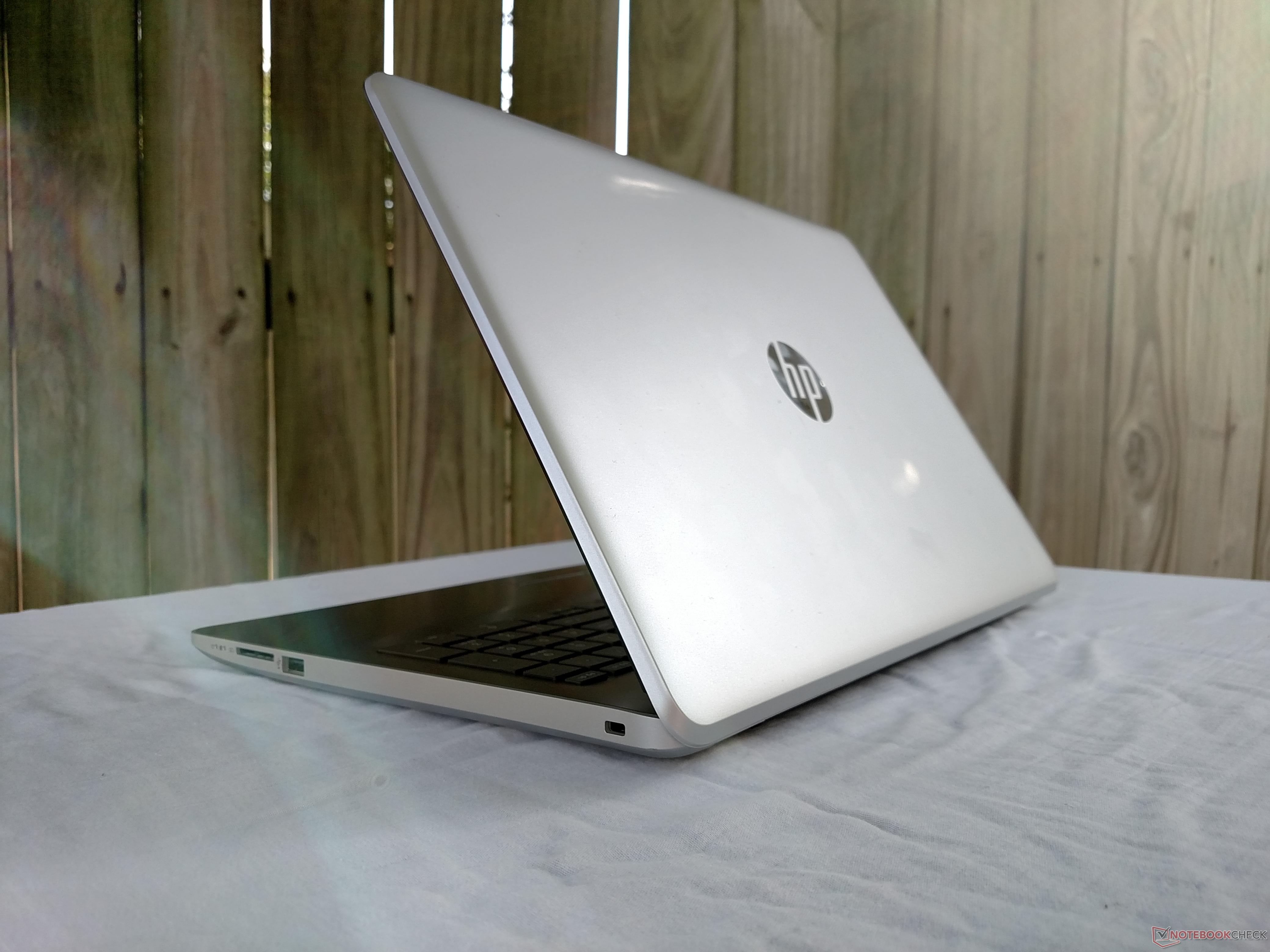 HP 15-BW077AX (A9-9420, Radeon R5) Notebook Review - NotebookCheck.net ...