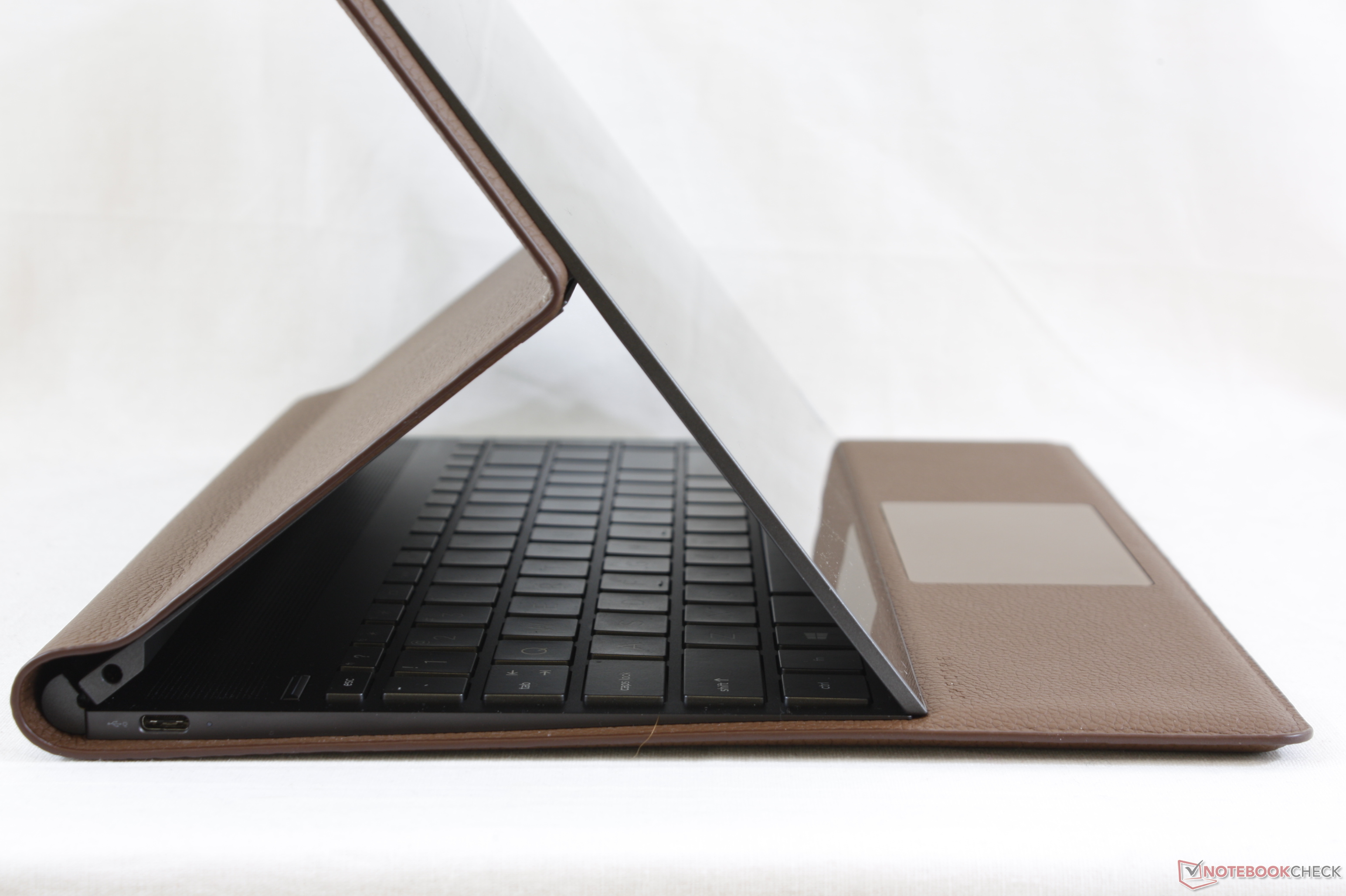 HP Spectre Folio 13 (i5-8500Y) Convertible Review - NotebookCheck.net ...