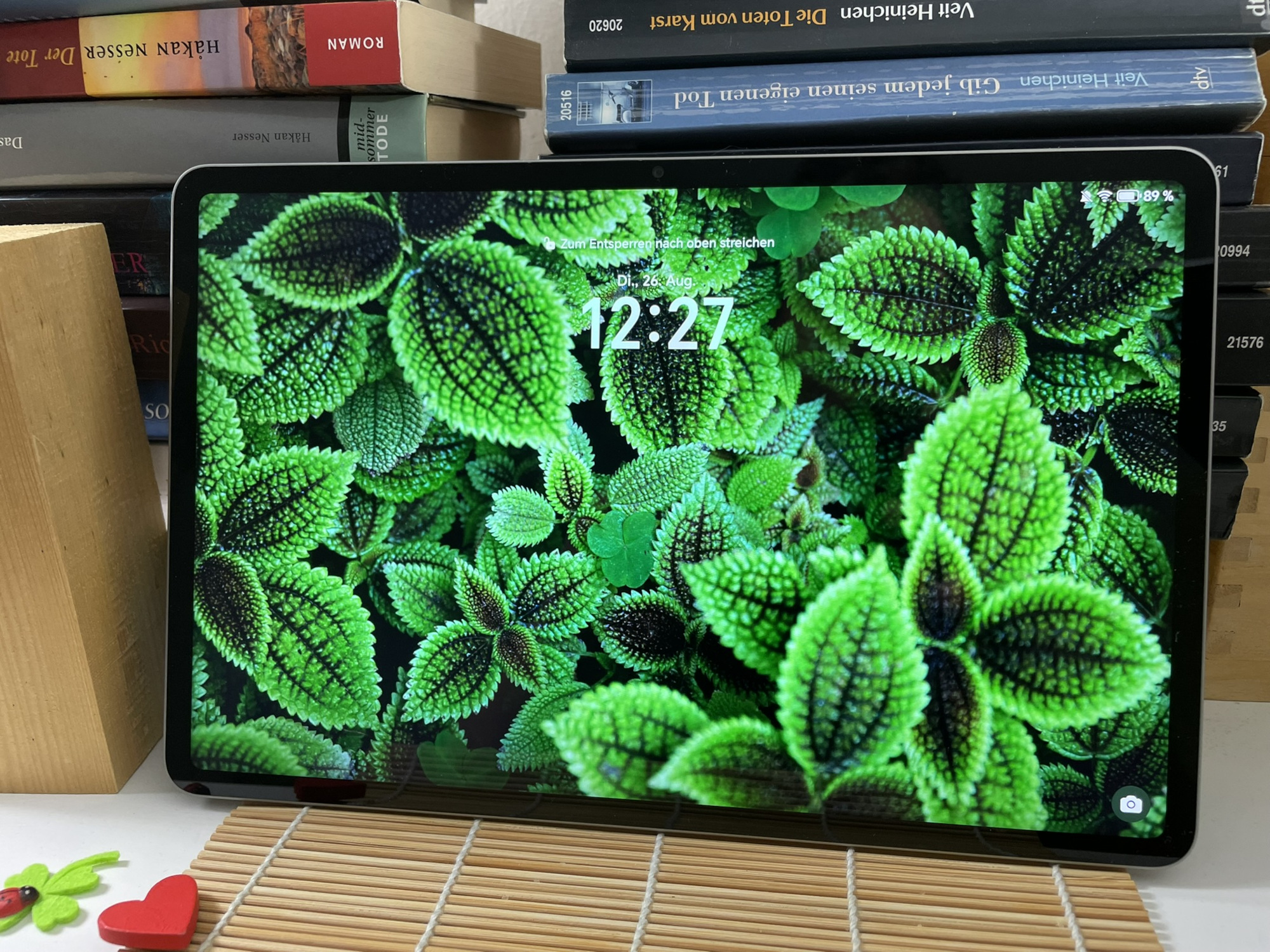 Solo entertainer and productivity box with lightweight metal casing ...