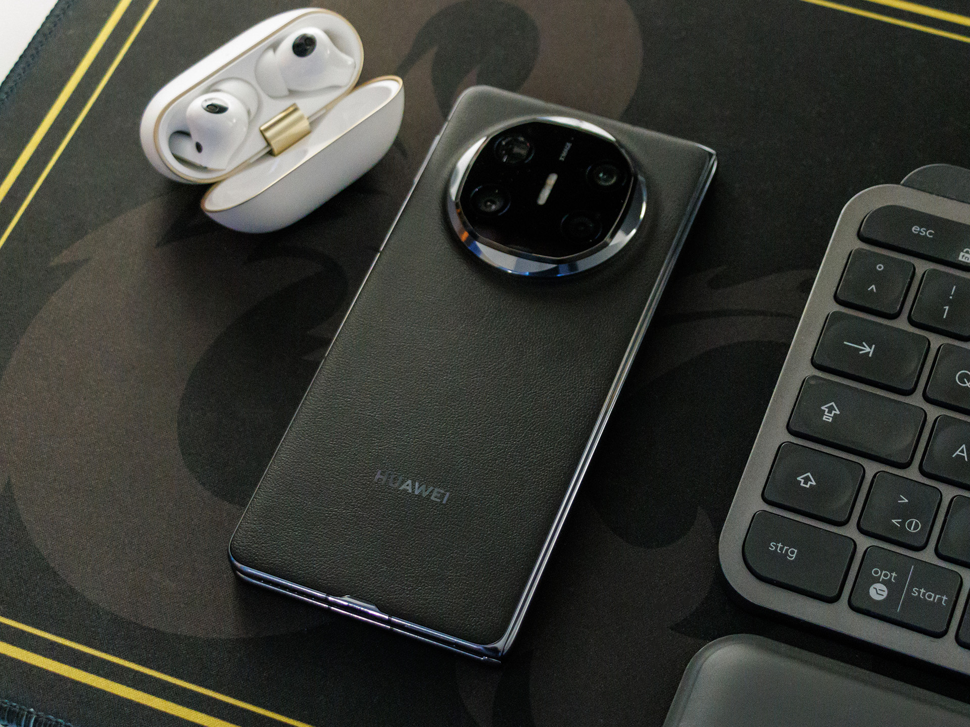 Huawei Mate X6 review - The spearhead of foldables with Google if ...