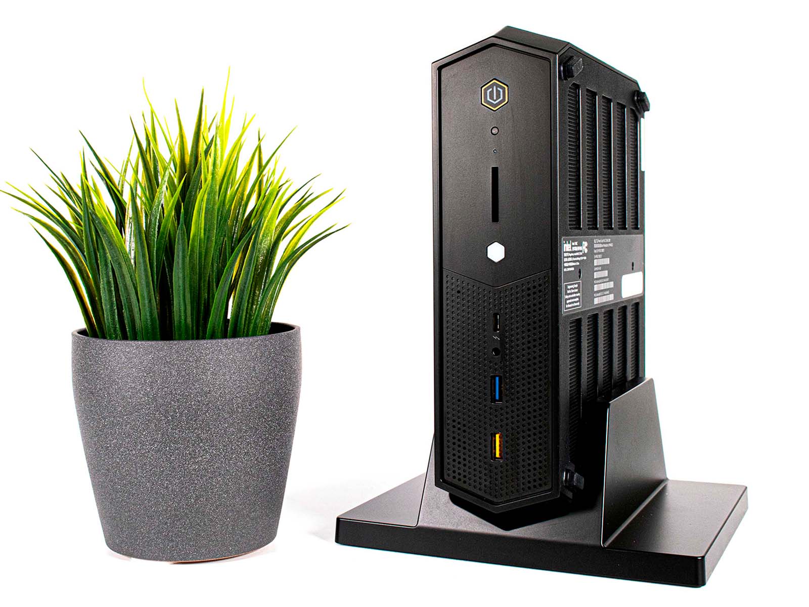 Intel Serpent Canyon NUC 12 review: Fast mini PC with Intel Core i7 ...