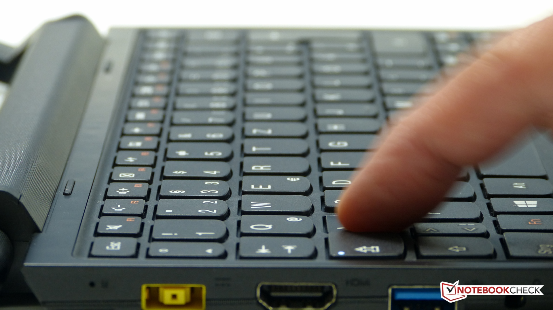 Lenovo IdeaPad Flex 10 Notebook Review - NotebookCheck.net Reviews