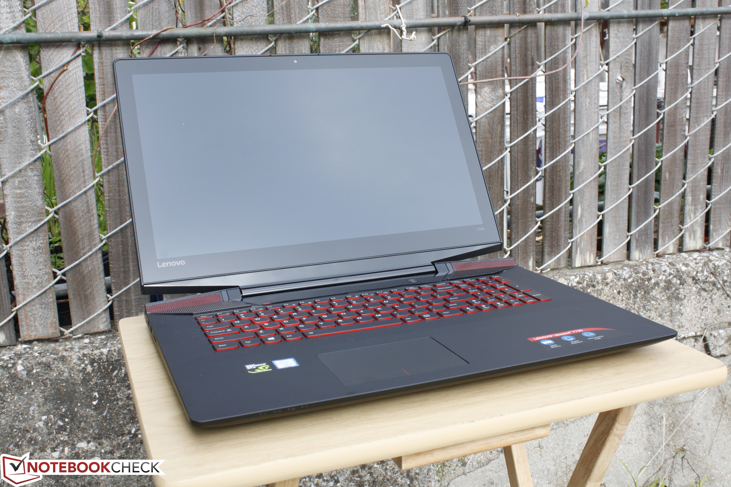 Lenovo Ideapad Y700 17ISK 80Q0 Notebook Review - NotebookCheck.net Reviews