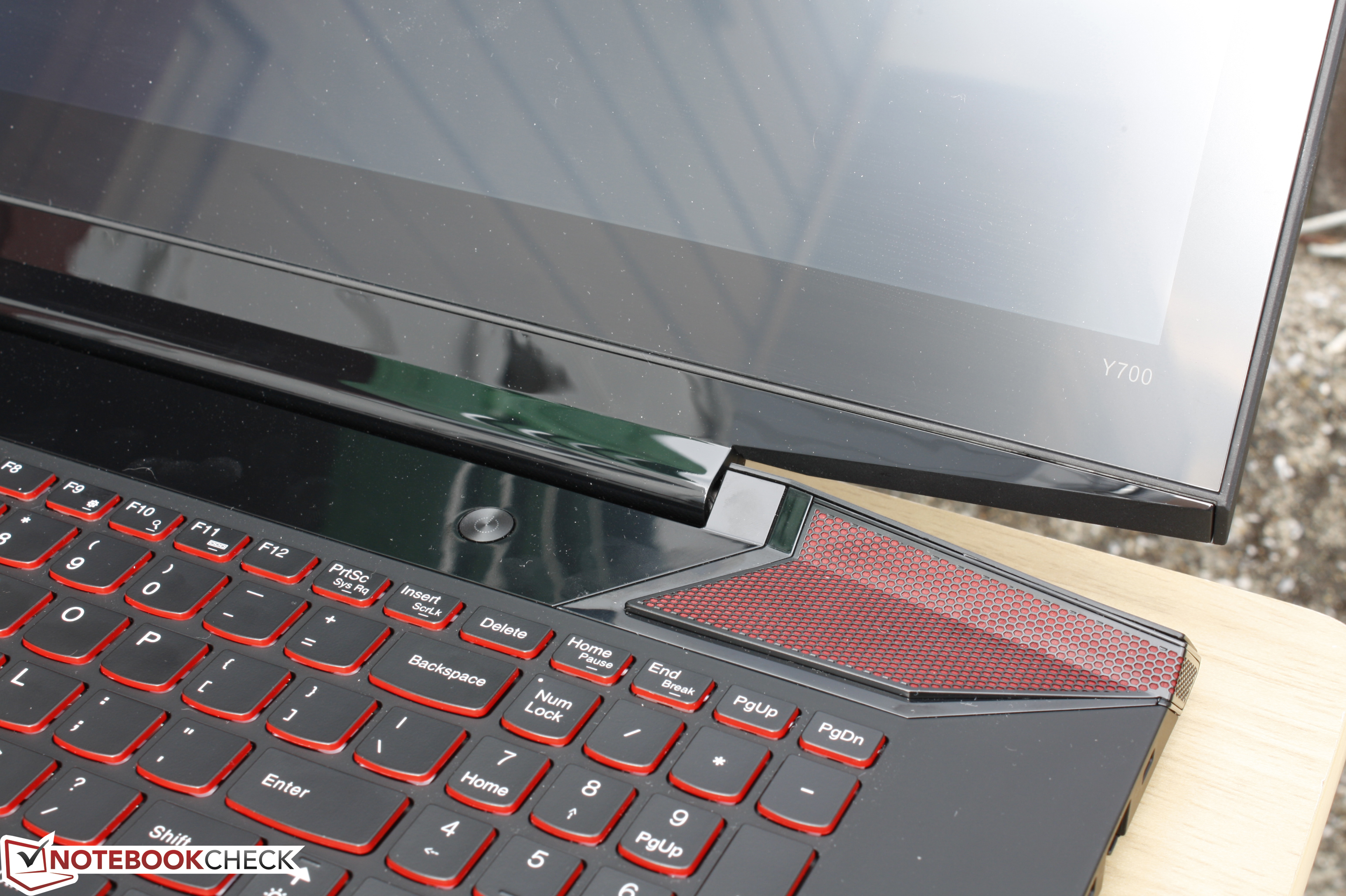 Lenovo Ideapad Y700 17ISK 80Q0 Notebook Review - NotebookCheck.net Reviews