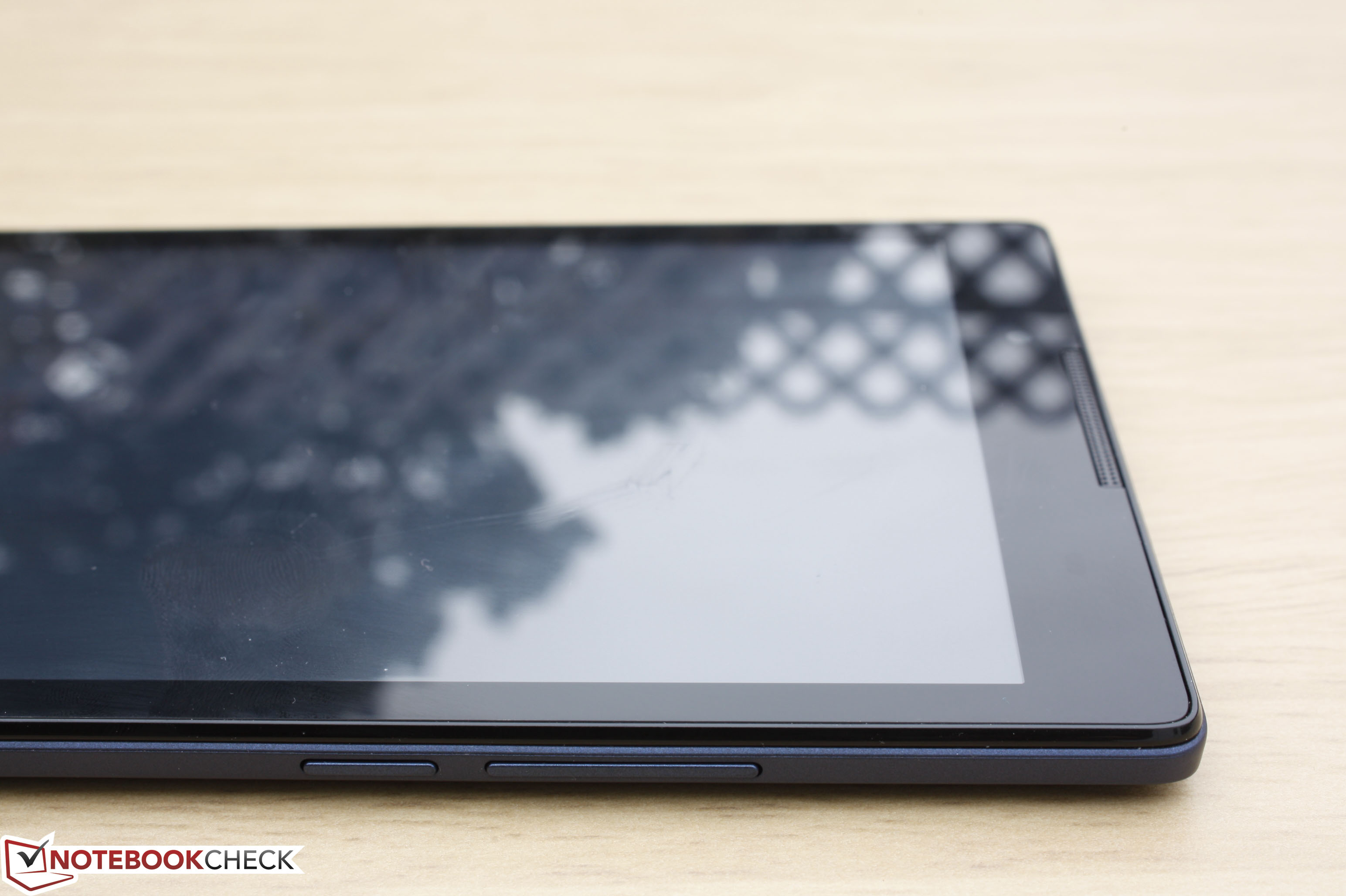 Lenovo Tab 2 A8 Tablet Review - NotebookCheck.net Reviews