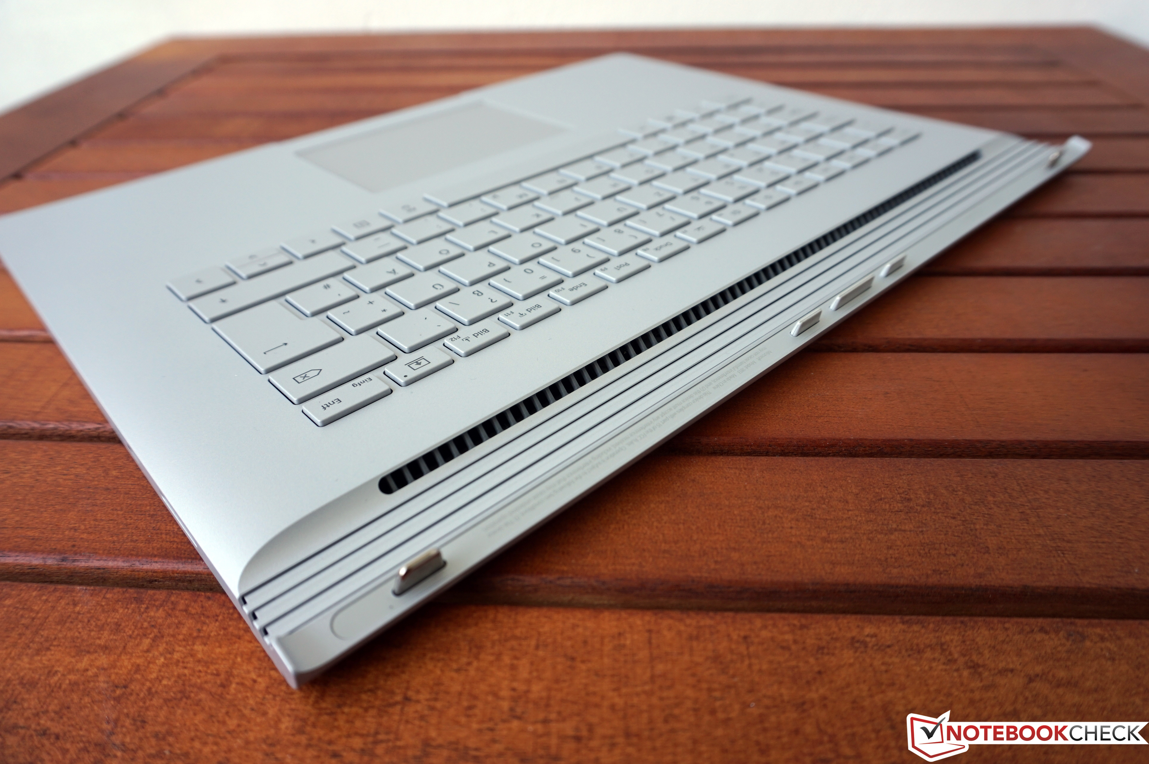 Microsoft Surface Book 2 15 (i7, GTX 1060) Laptop Review ...