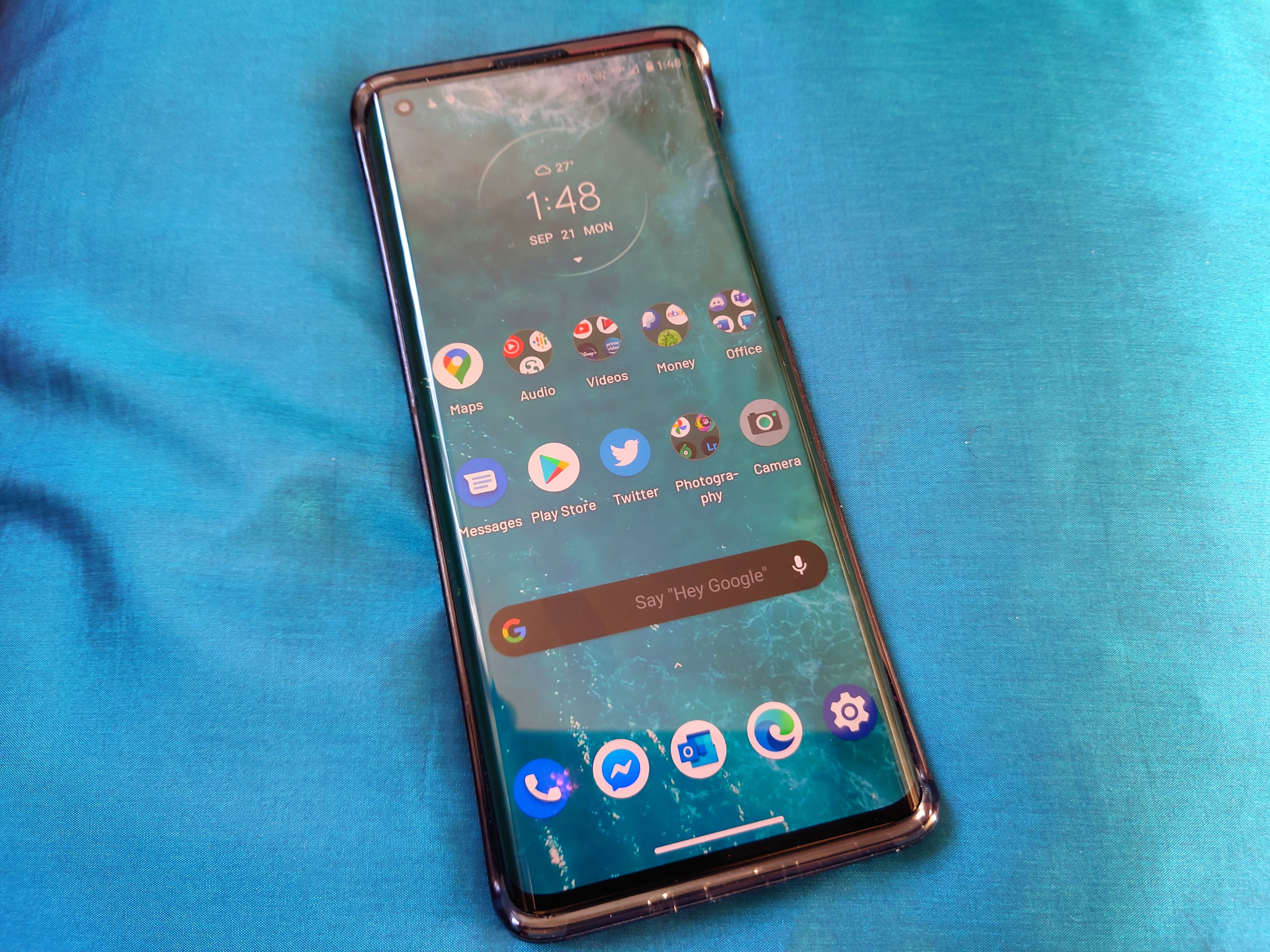 Hands-on: Motorola Edge with Snapdragon 765G - NotebookCheck.net News