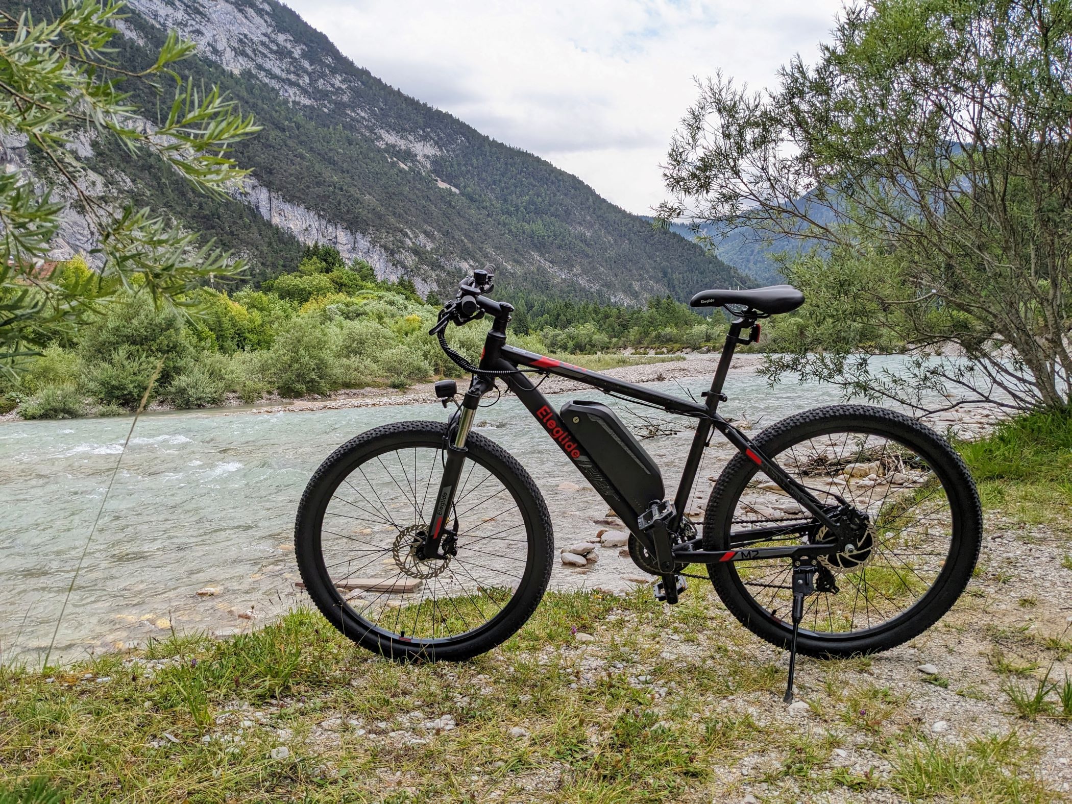 Eleglide M2 e-bike review - Affordable all-rounder with rear motor ...
