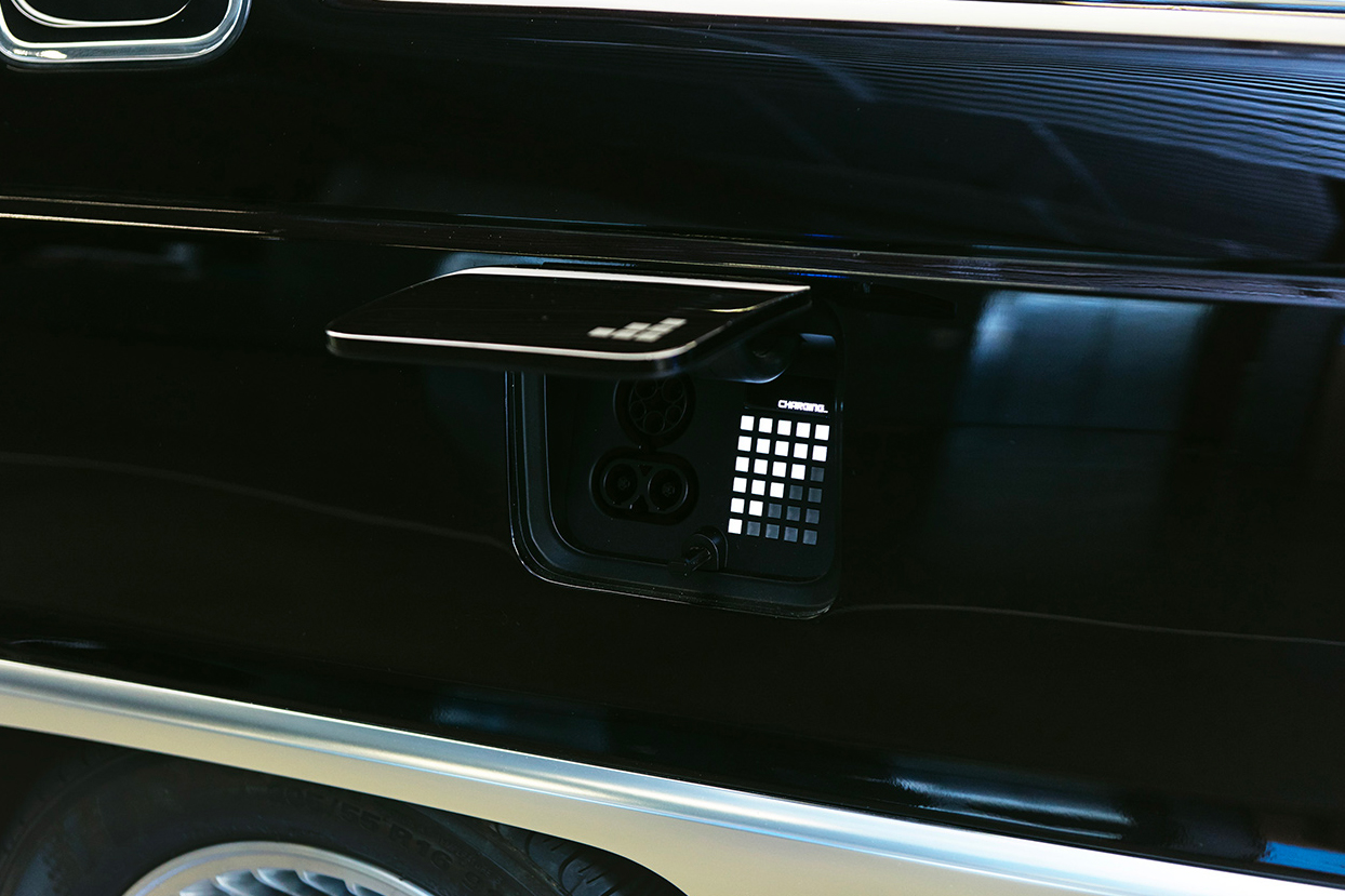 Hyundai reimagines its classic 1980s Grandeur with a Heritage Series EV ...