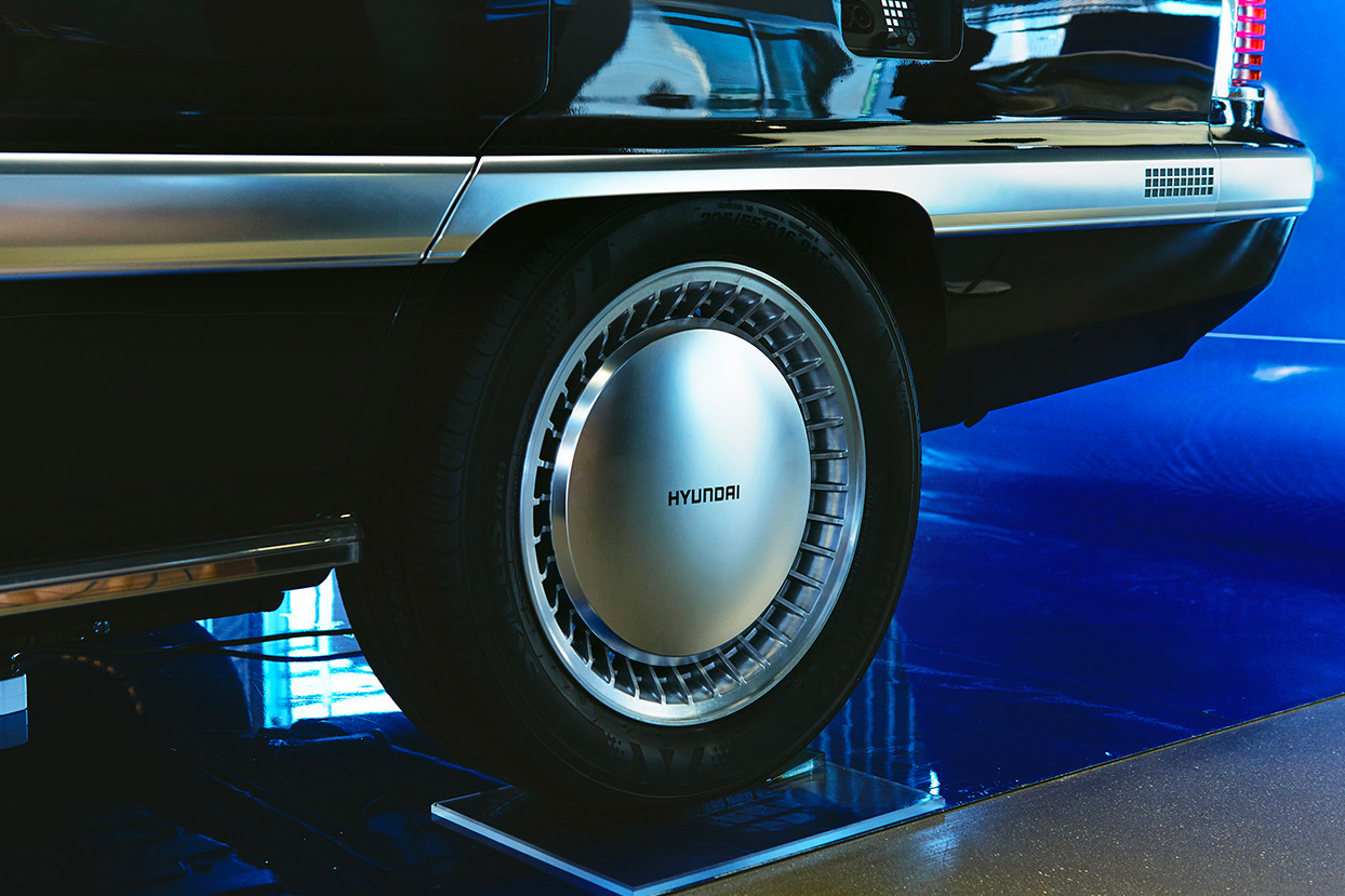 Hyundai reimagines its classic 1980s Grandeur with a Heritage Series EV ...