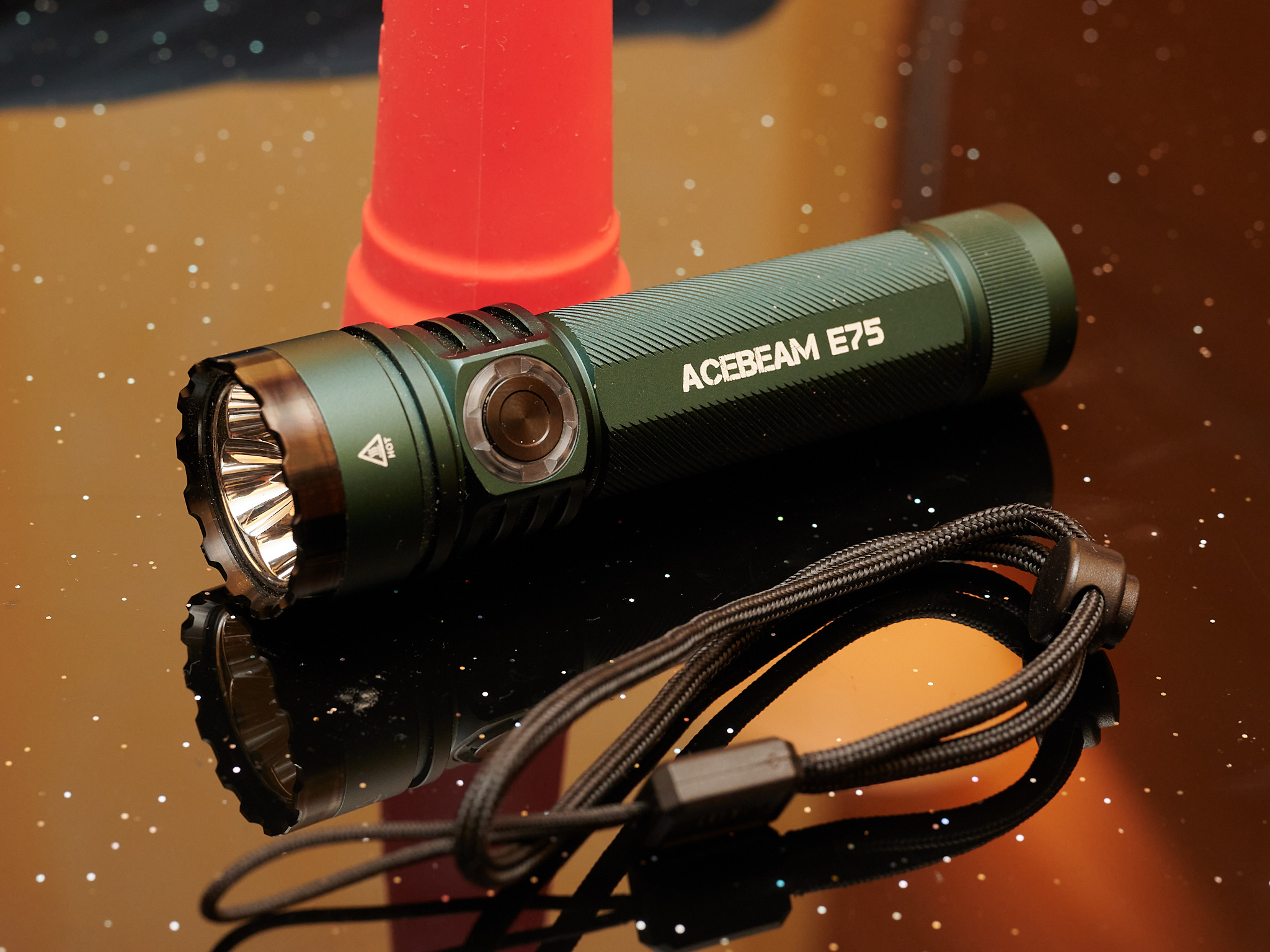 Acebeam E75 hands-on: Powerful but heavy EDC flashlight - NotebookCheck.net Reviews