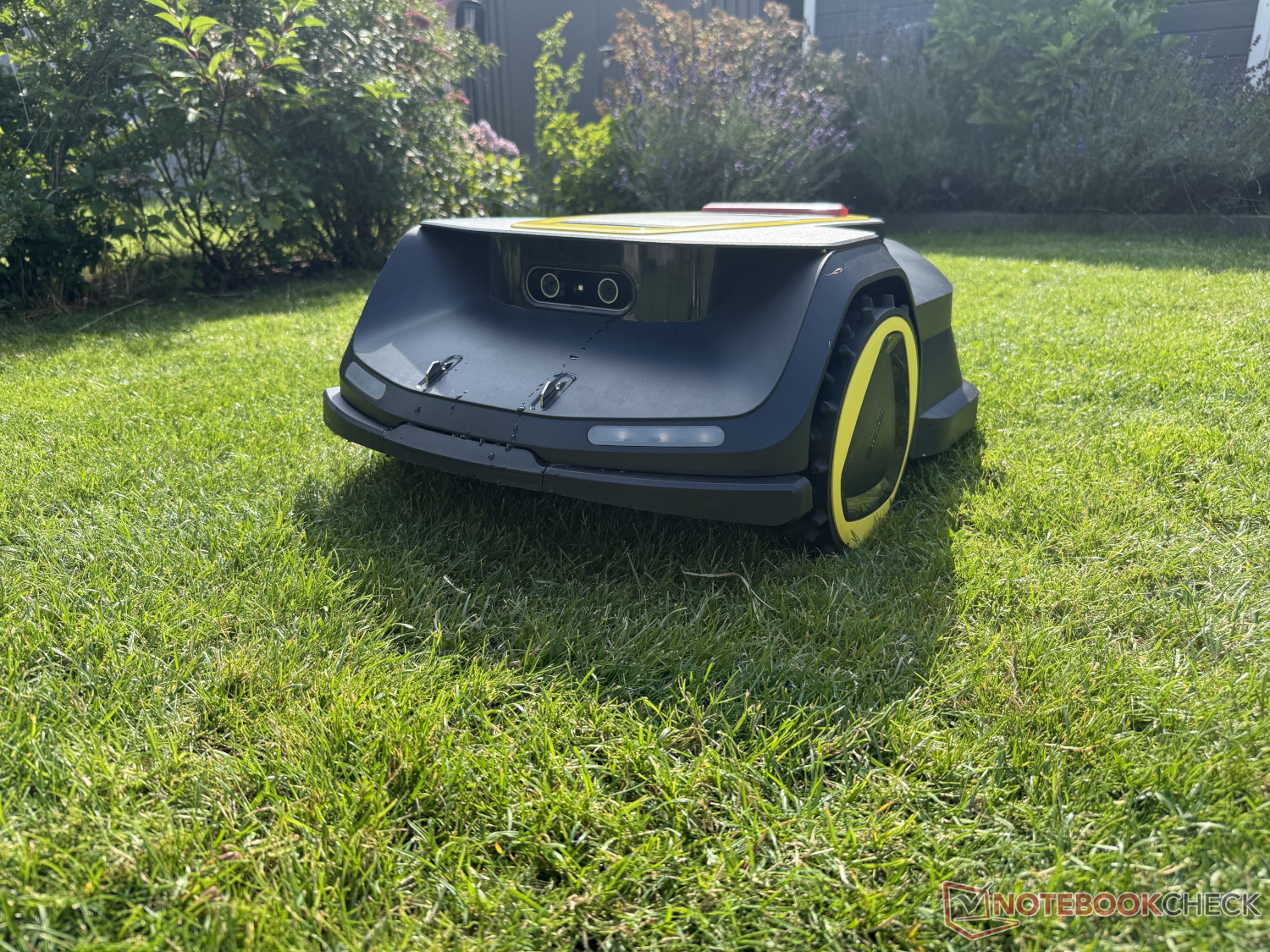 Impressive robot lawnmower: Kärcher RCX 6 review - NotebookCheck.net ...