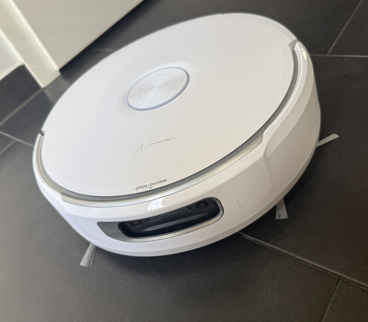 Track mop and hot water wiping: Narwal Flow robot vacuum review ...