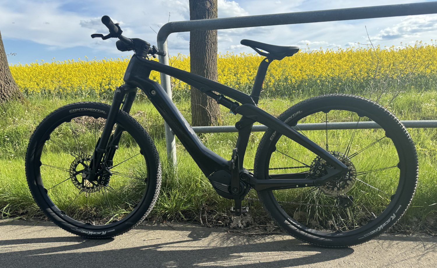 Porsche eBike Sport (3rd Gen.) in a practical test: Riding a Porsche on ...