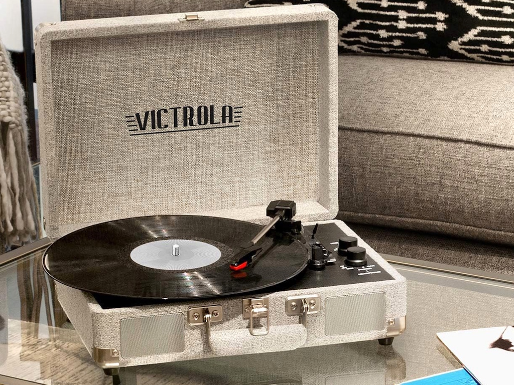 Victrola vintage record players on sale at Amazon at lowest prices ever ...