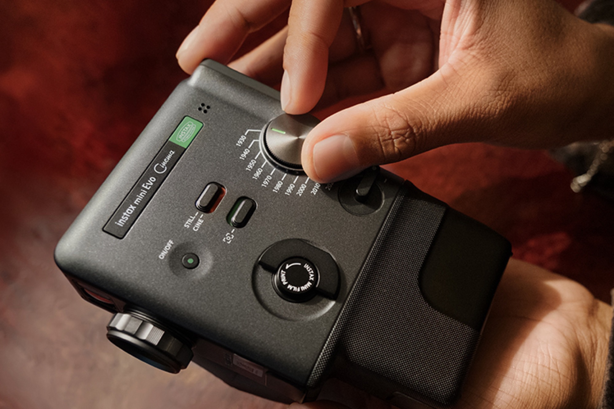 Instant camera with retro design can record video: Fujifilm Instax Mini ...