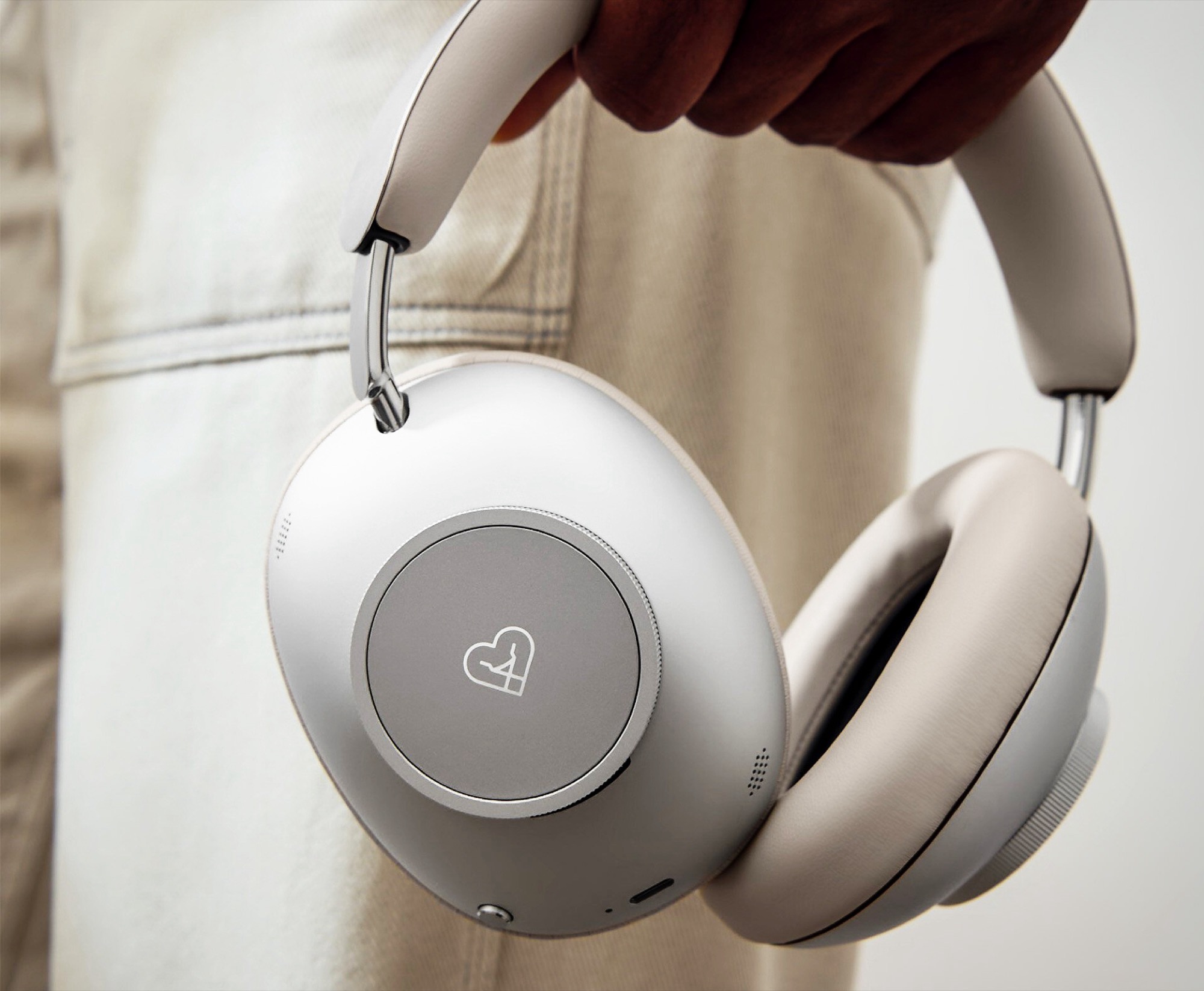 Loewe Leo flagship headphones launch with LC3+ Hi-Fi sound and real ...