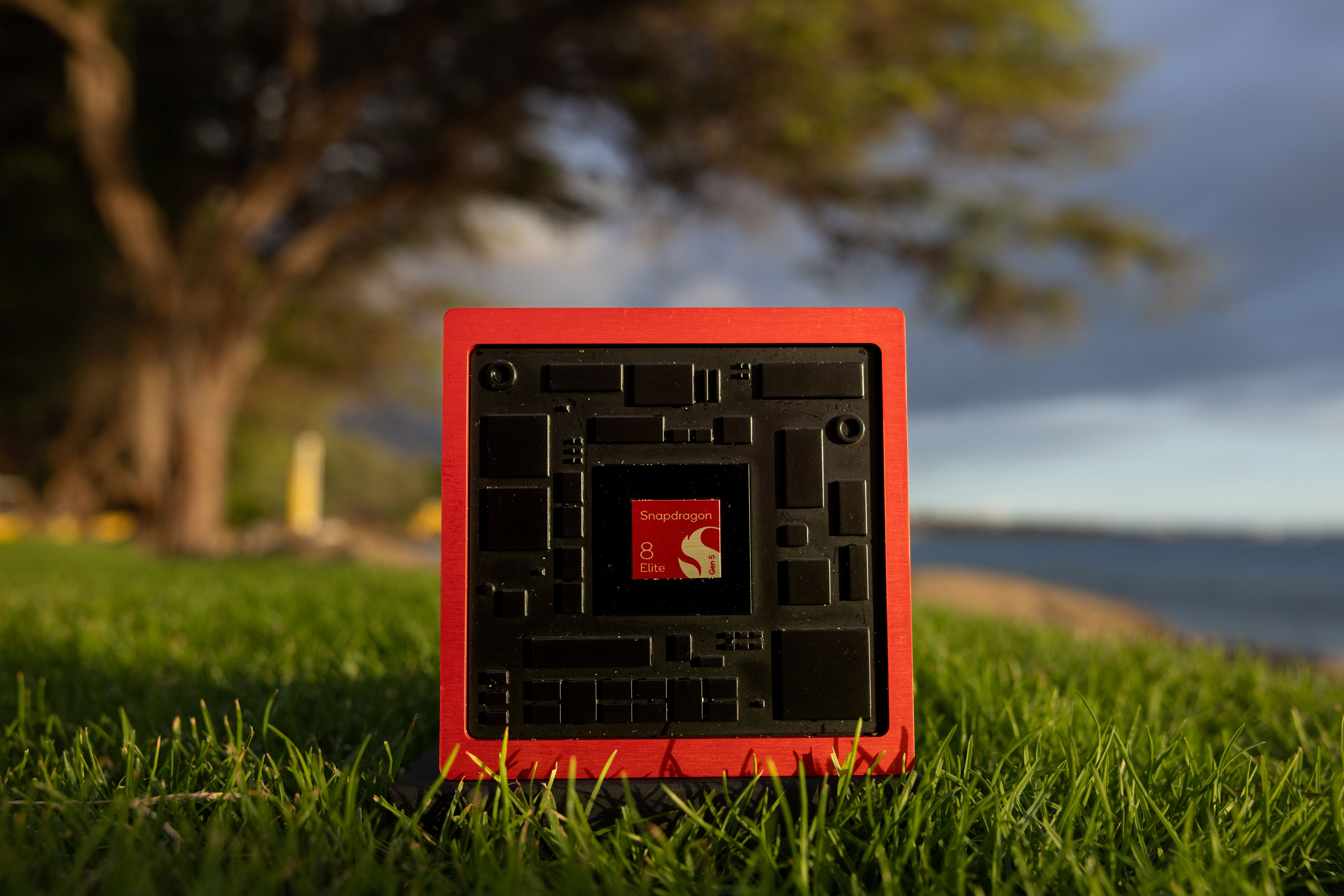 Snapdragon 8 Elite Gen 5 performs on par with Apple A19 Pro in official benchmarks ...