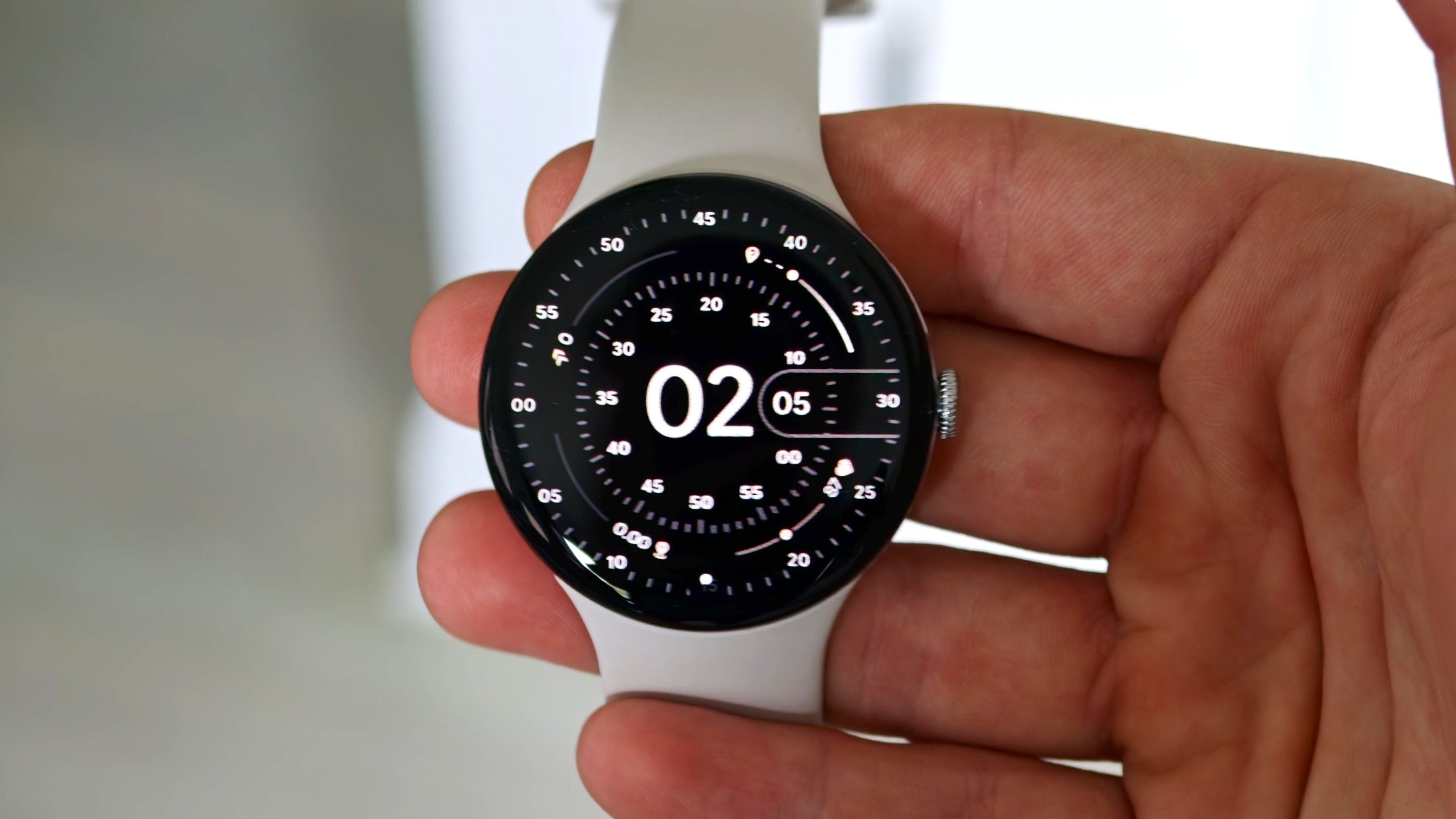 Bizarre leak: Google Pixel Watch 5 prototype apparently found during ...