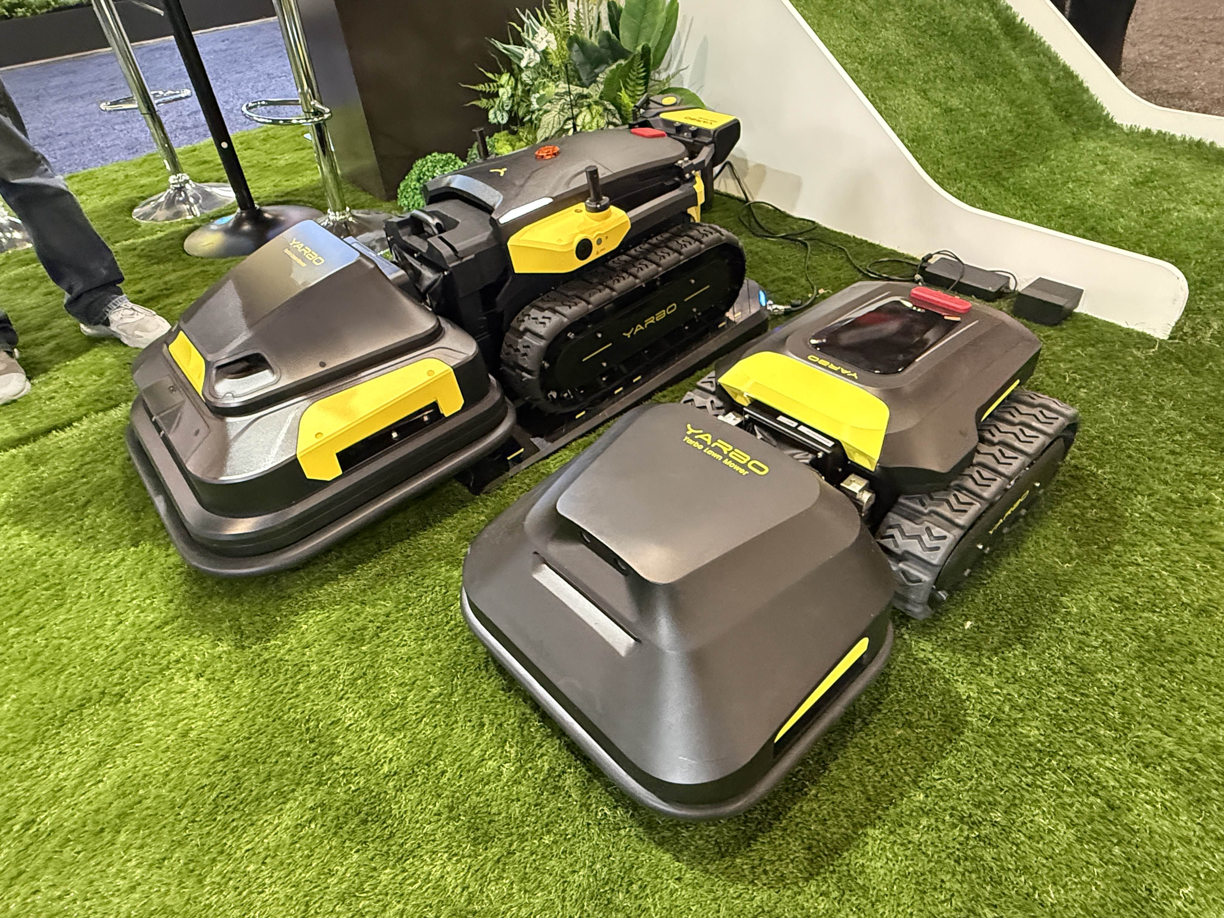 Yarbo Core and Yarbo M Series of yard robots garner attention at CES ...