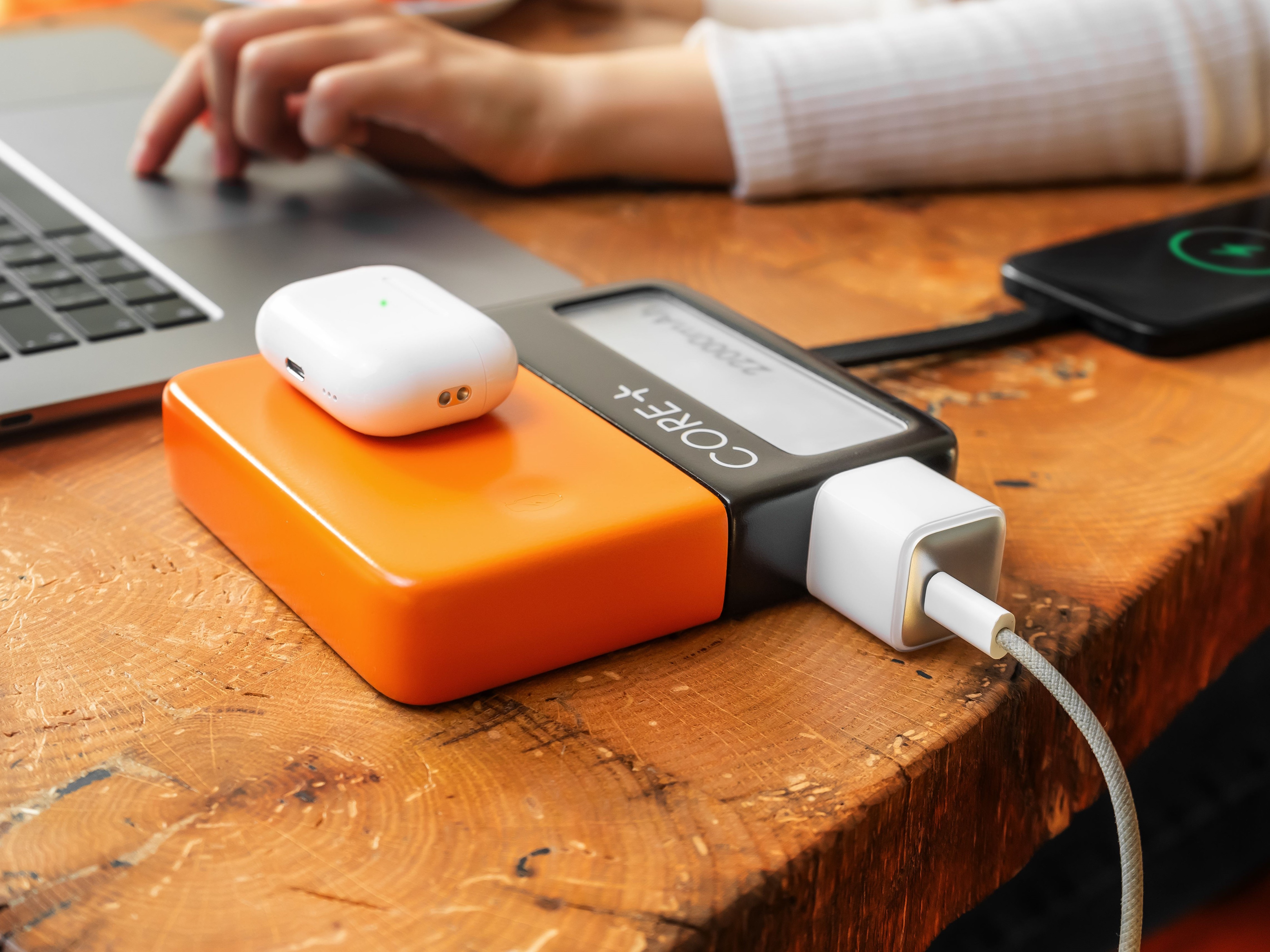 CorePlus: Modular power bank can replace a power station and offers a power outlet ...