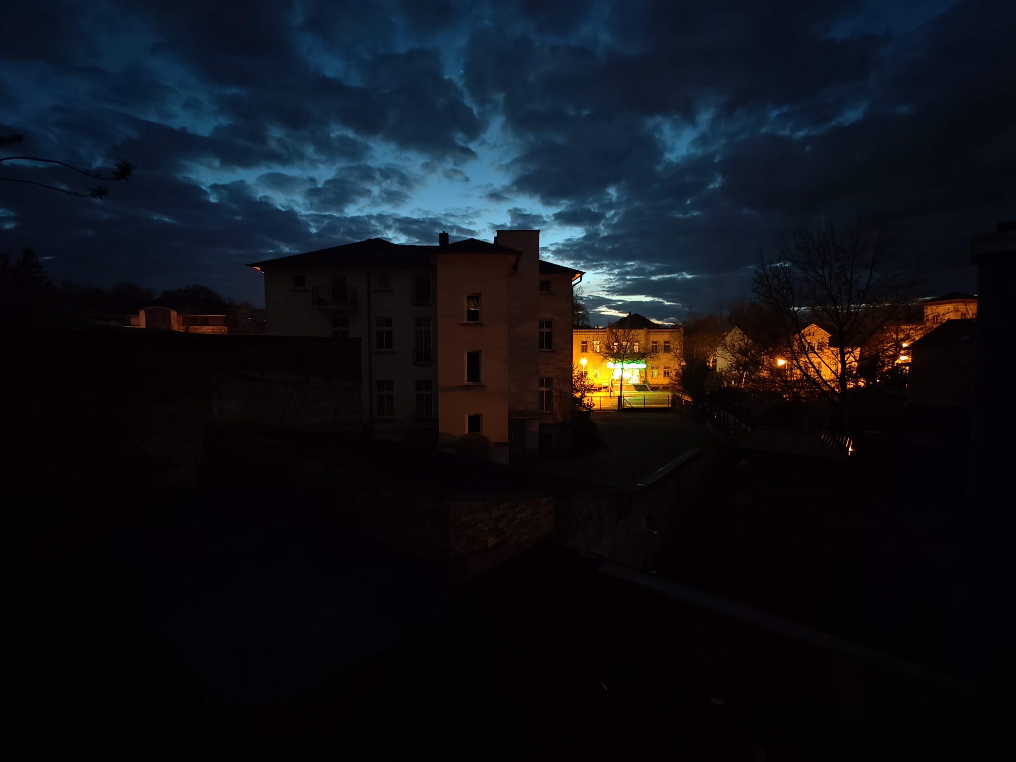 Camera comparison OnePlus 9 Pro vs. OnePlus 8 Pro as blind test ...