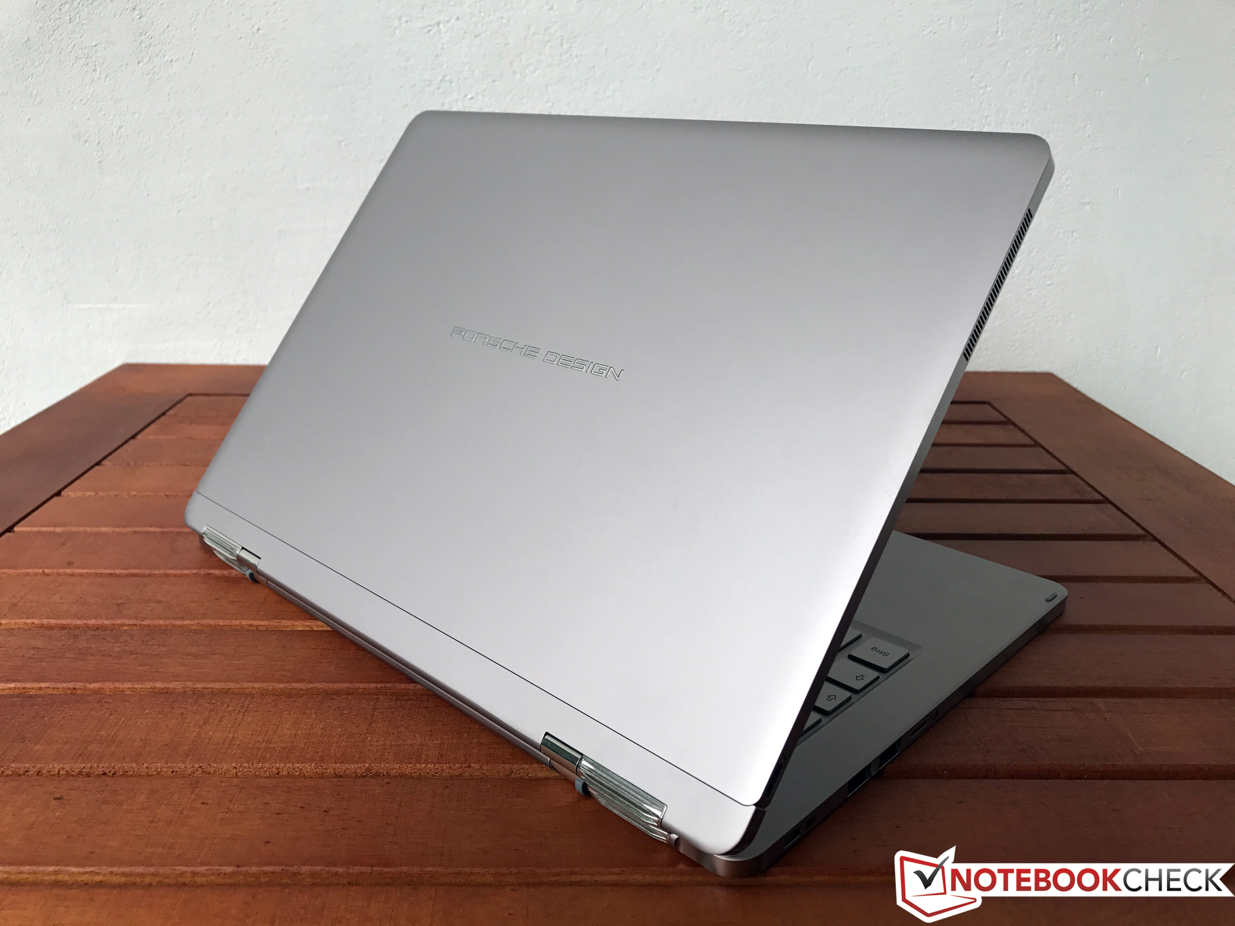 Porsche Design BOOK ONE (i7, 512 GB, QHD+) Convertible Review ...