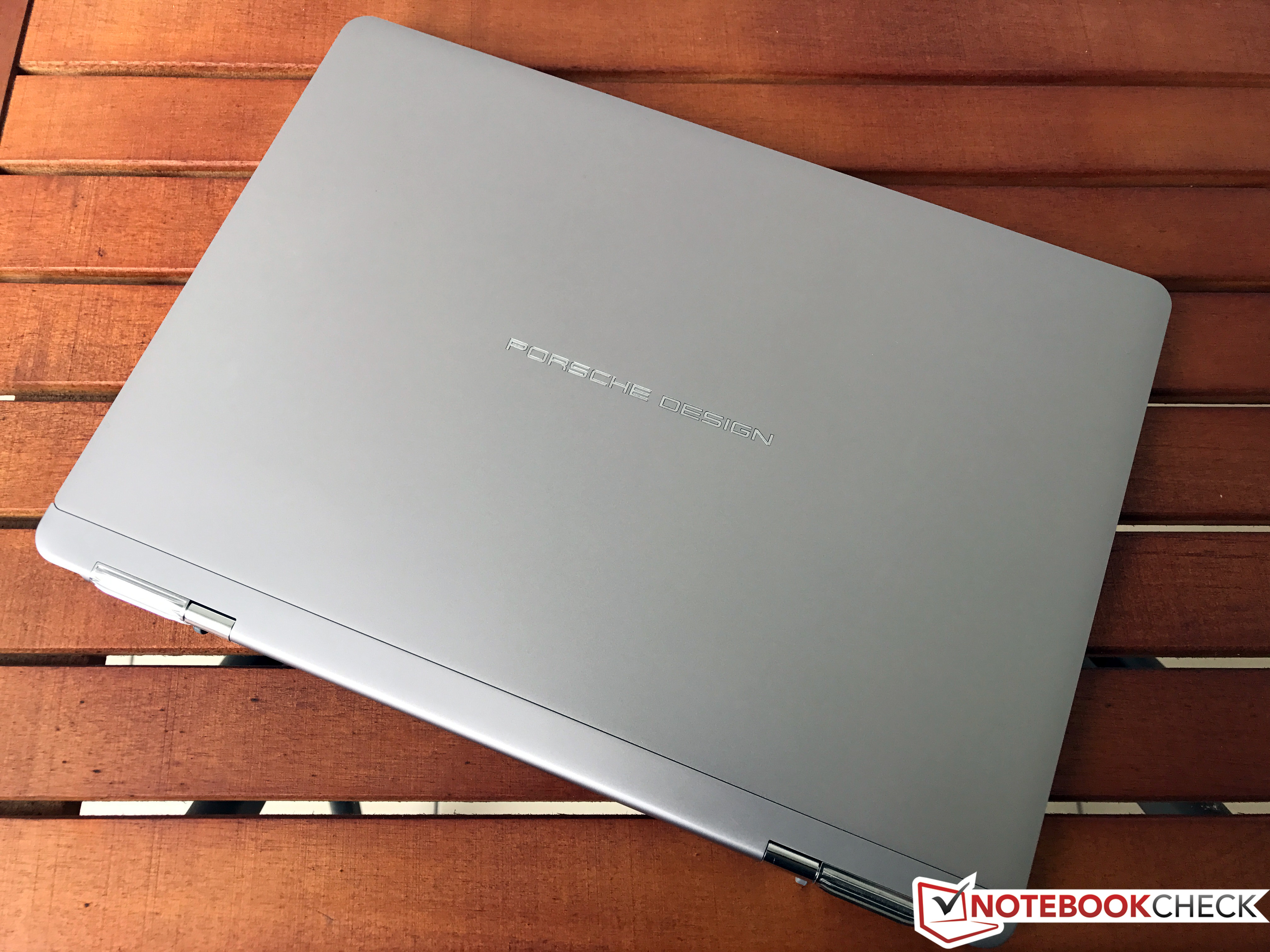 Porsche Design BOOK ONE (i7, 512 GB, QHD+) Convertible Review ...