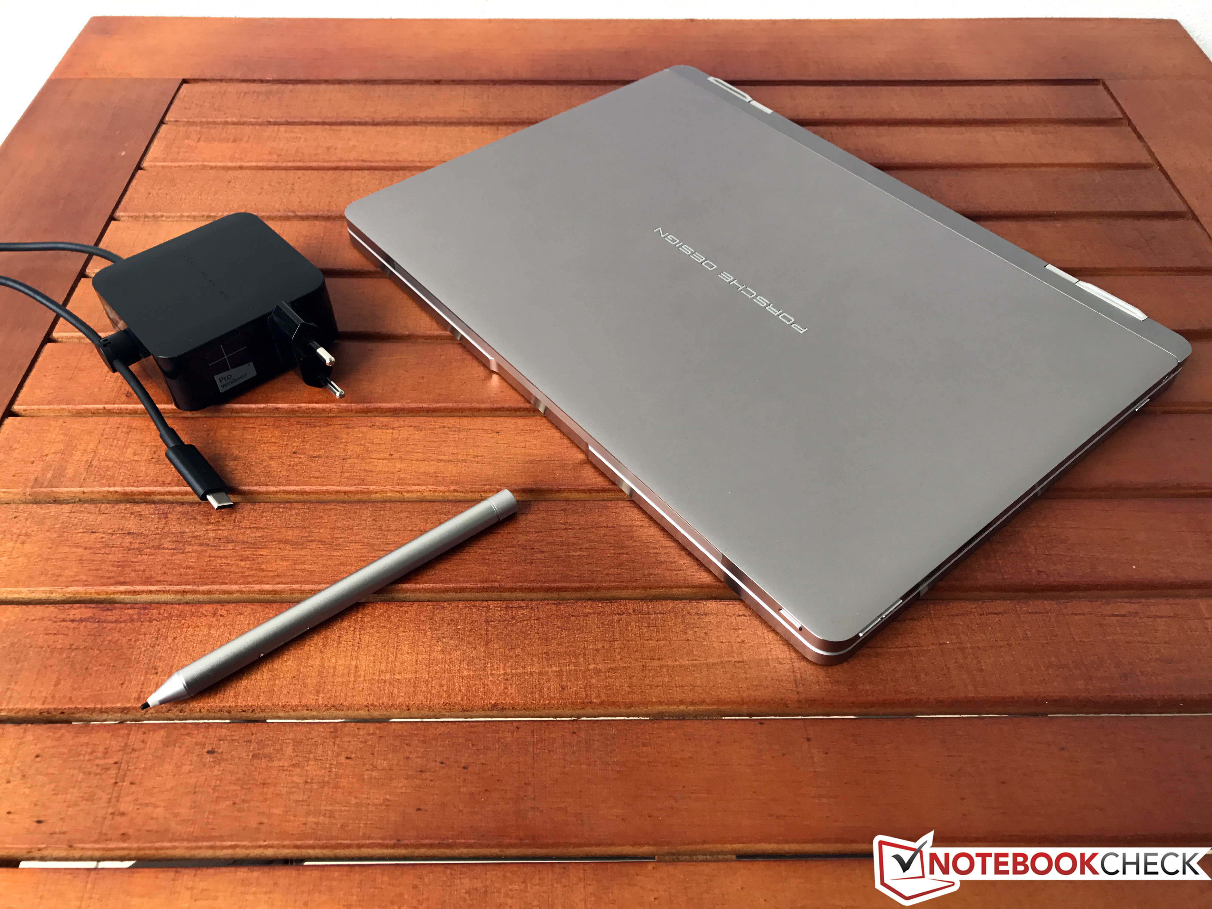 Porsche Design BOOK ONE (i7, 512 GB, QHD+) Convertible Review ...