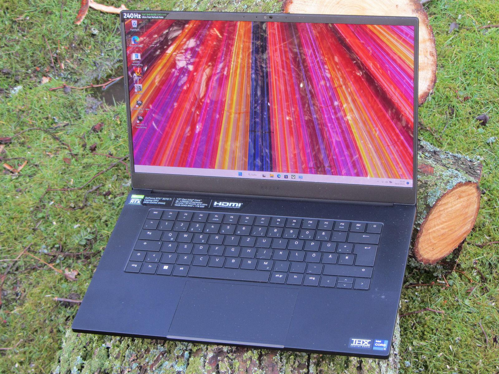 Razer Blade 15 OLED early 2022 Review A Compact Gaming Laptop With