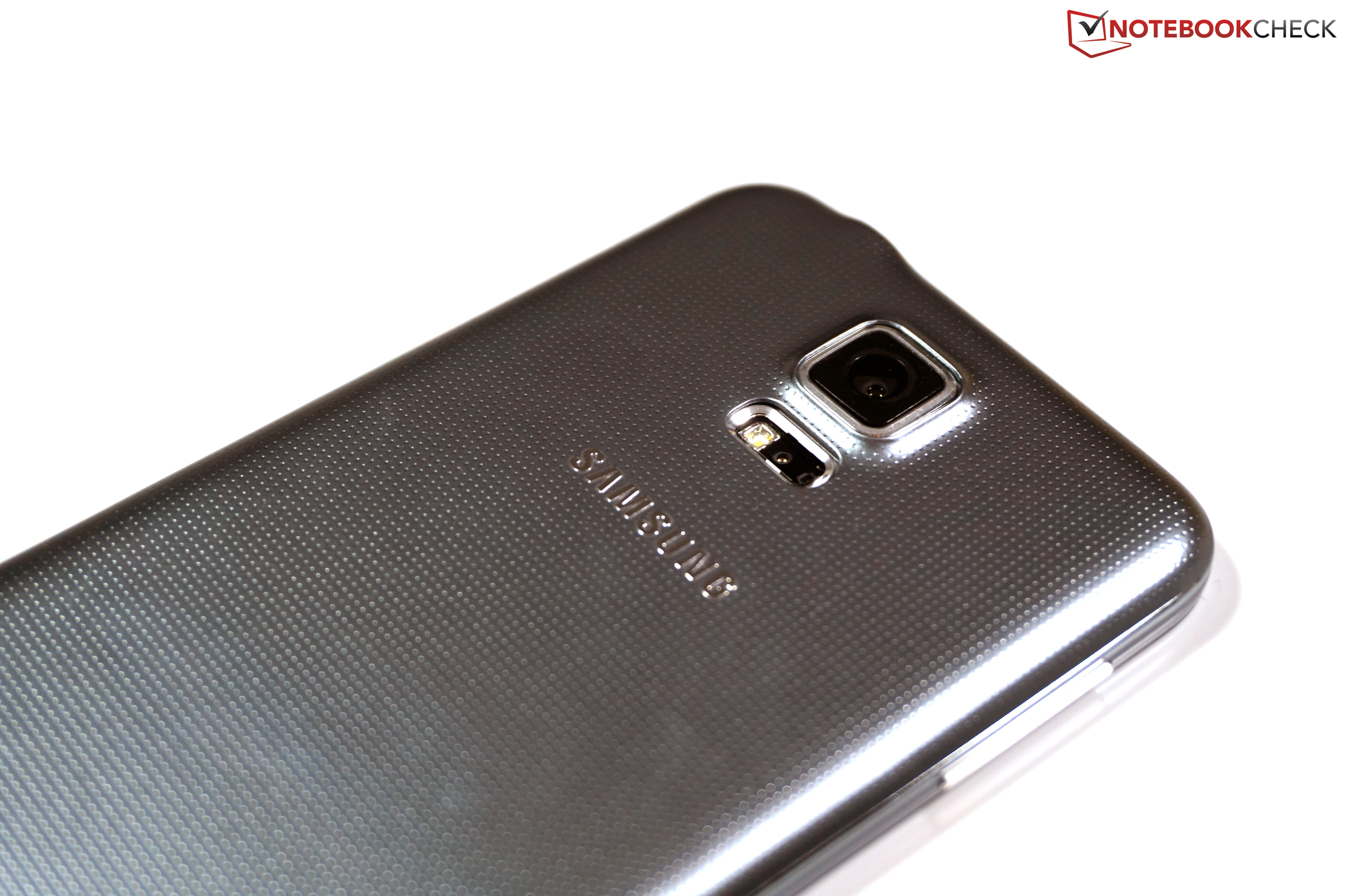 Samsung Galaxy S5 Neo Smartphone Review - NotebookCheck.net Reviews