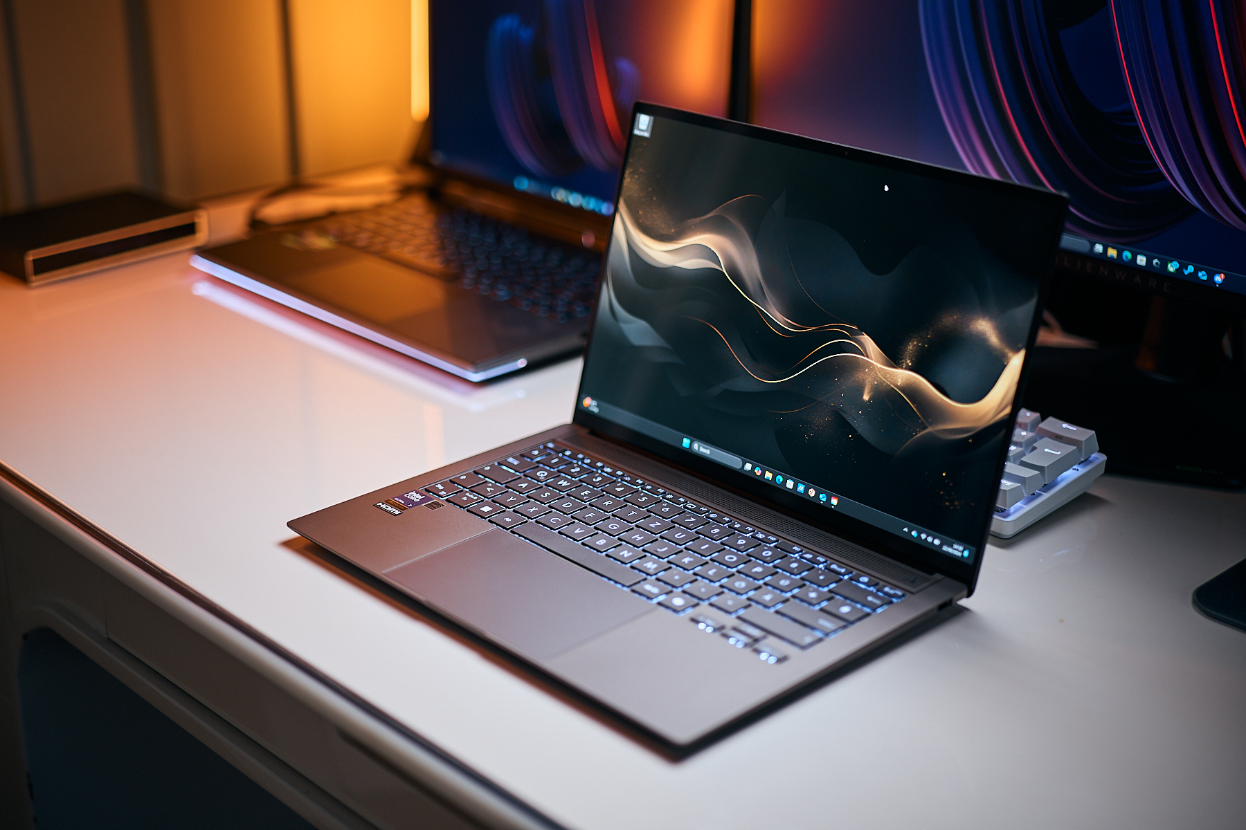 Laptop Ultraportable Teknologi Ringan Dengan Performa Tinggi Laptop Ultraportable Teknologi Ringan Dengan Performa Tinggi