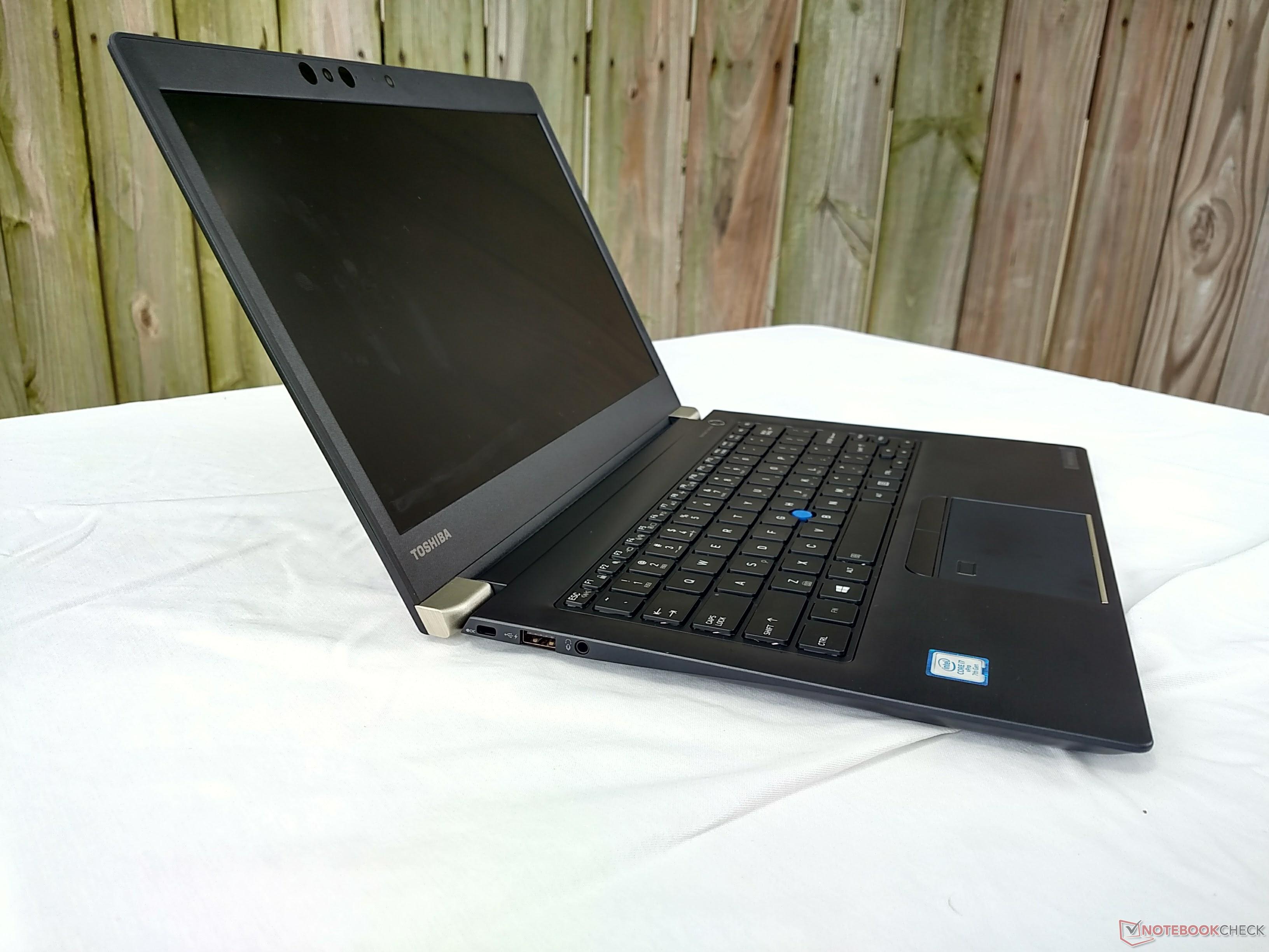 Toshiba Portégé X30 (i7-7600U, 256 GB) Laptop Review - NotebookCheck ...