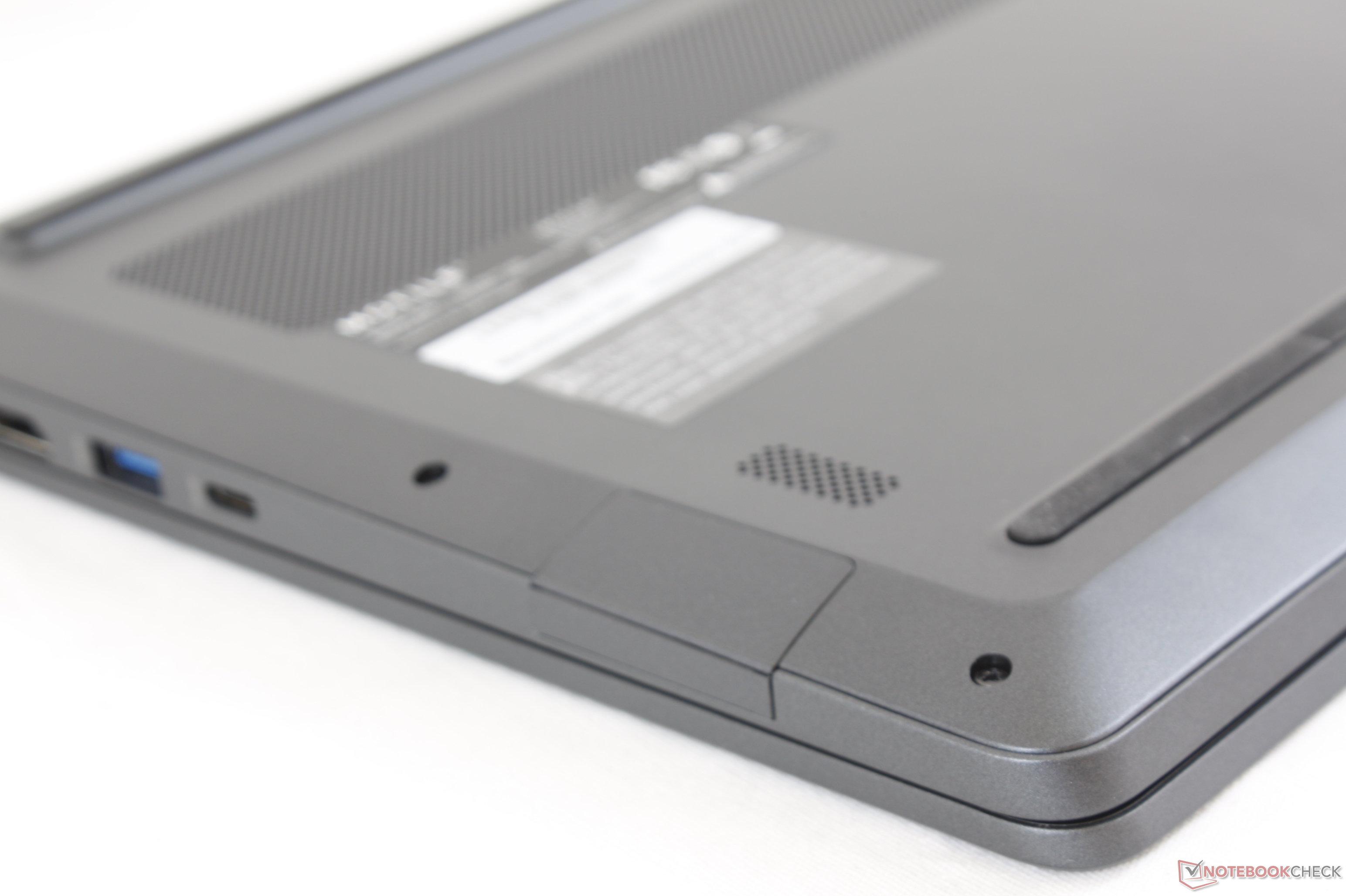 Walmart Motile M142 Laptop Review: Pretty Good for $500 - NotebookCheck ...